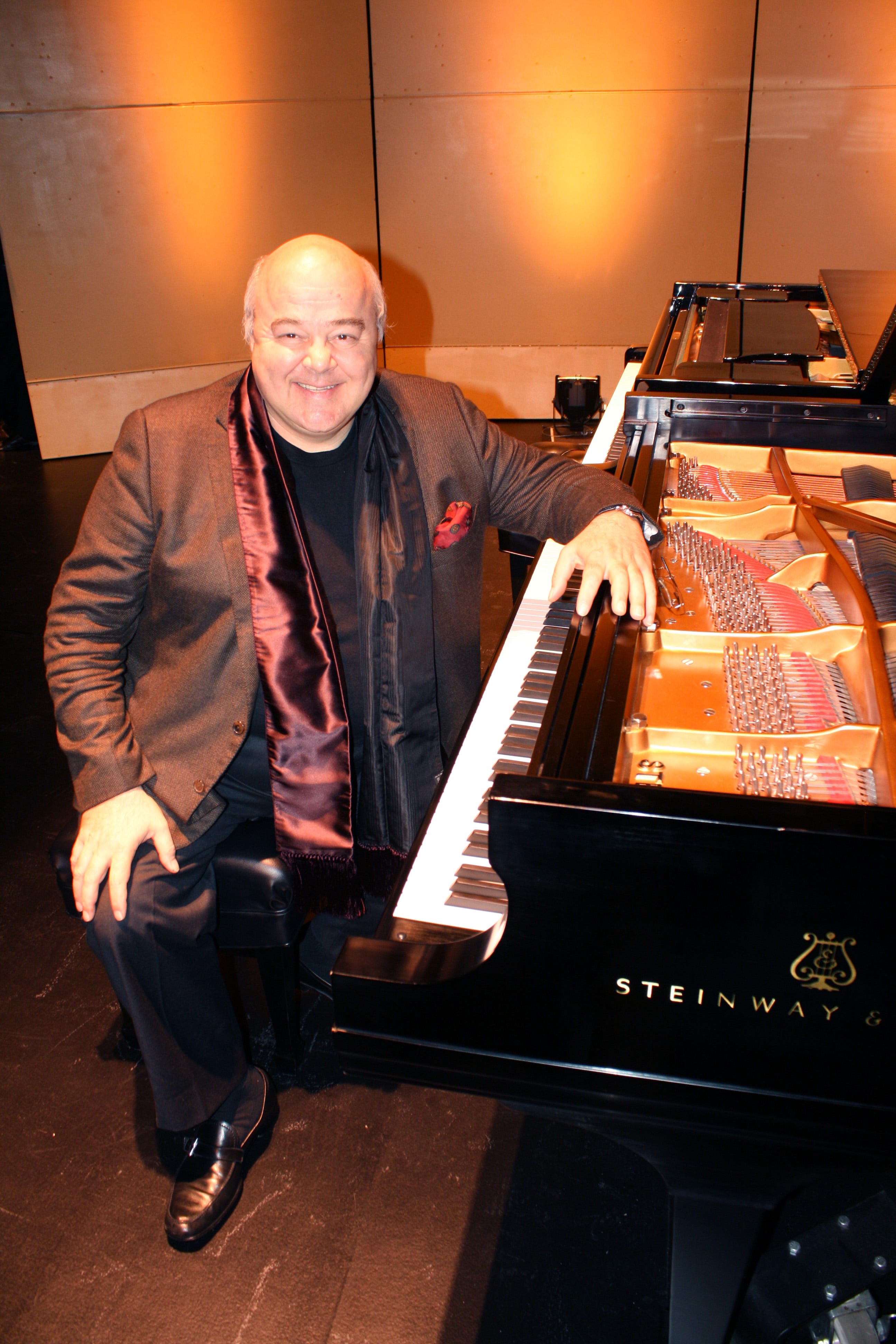 Pianist Alexander Toradze the subject of 2009 WNIT documentary