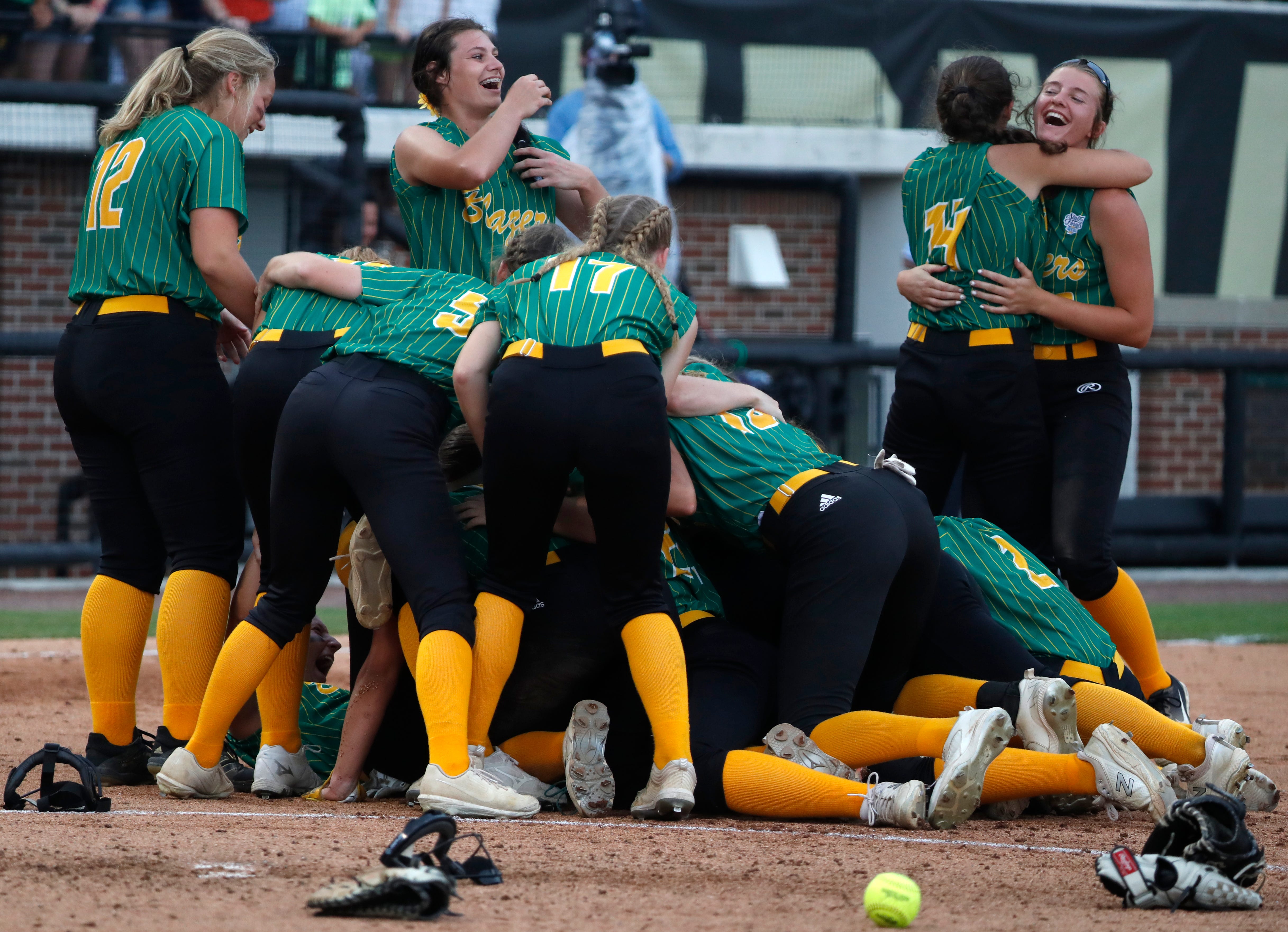 IHSAA softball finals: Eastside beats North Posey for 2A championship