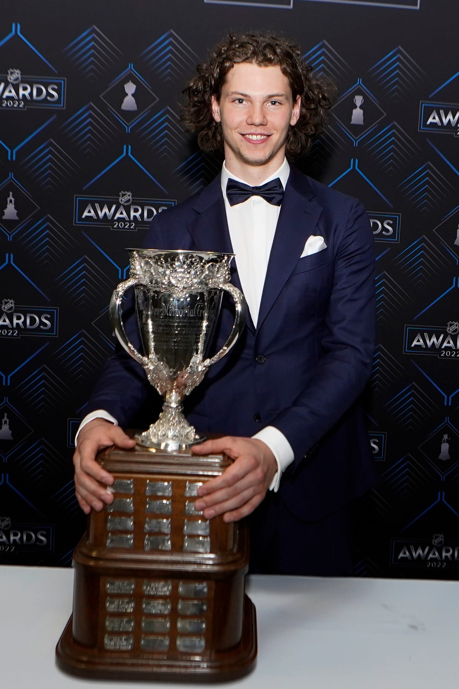 Red Wings' Moritz Seider wins Calder Trophy as NHL's best rookie