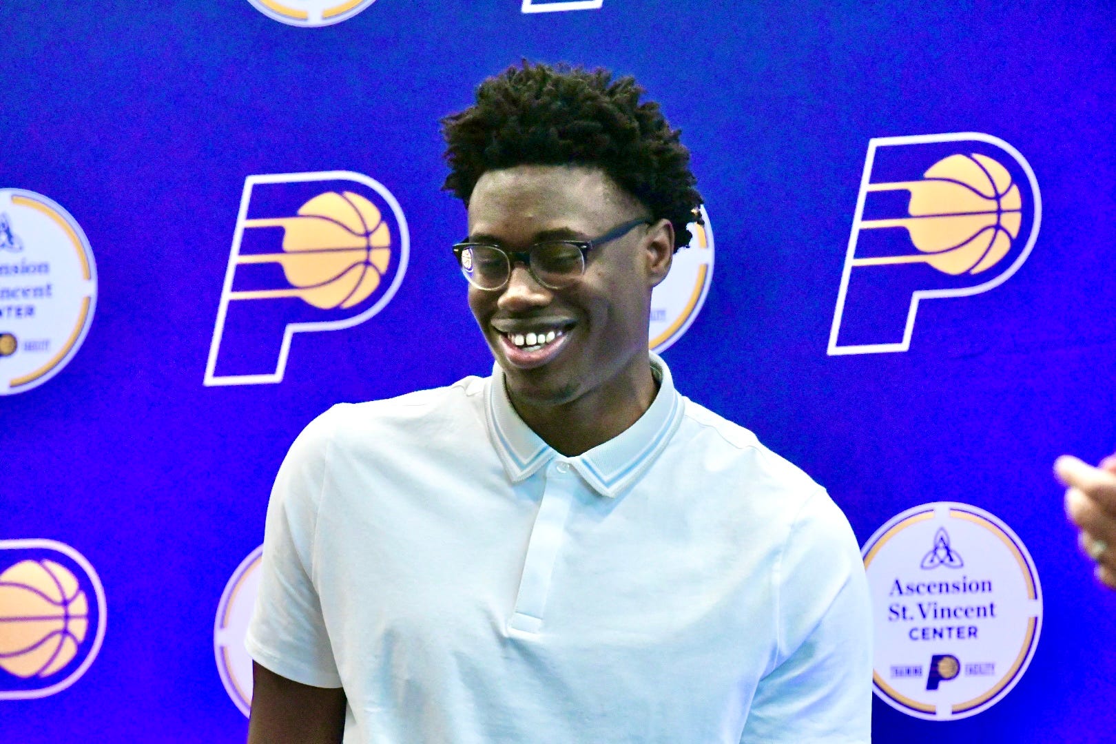 Pacers sign Jalen Smith, anoint him starting power forward