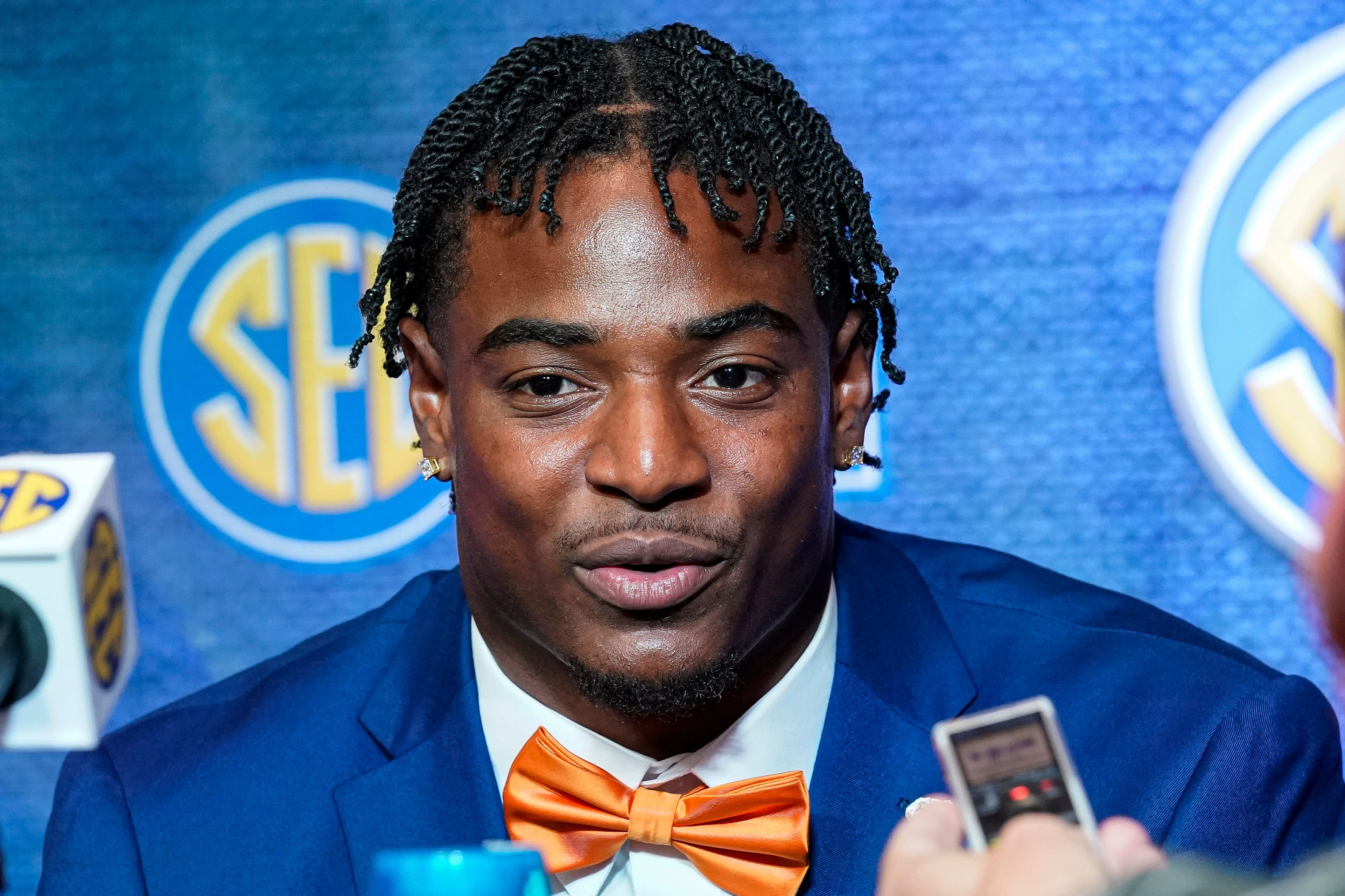 SEC Media Days: With no sling, Gators' Ventrell Miller looks better ...