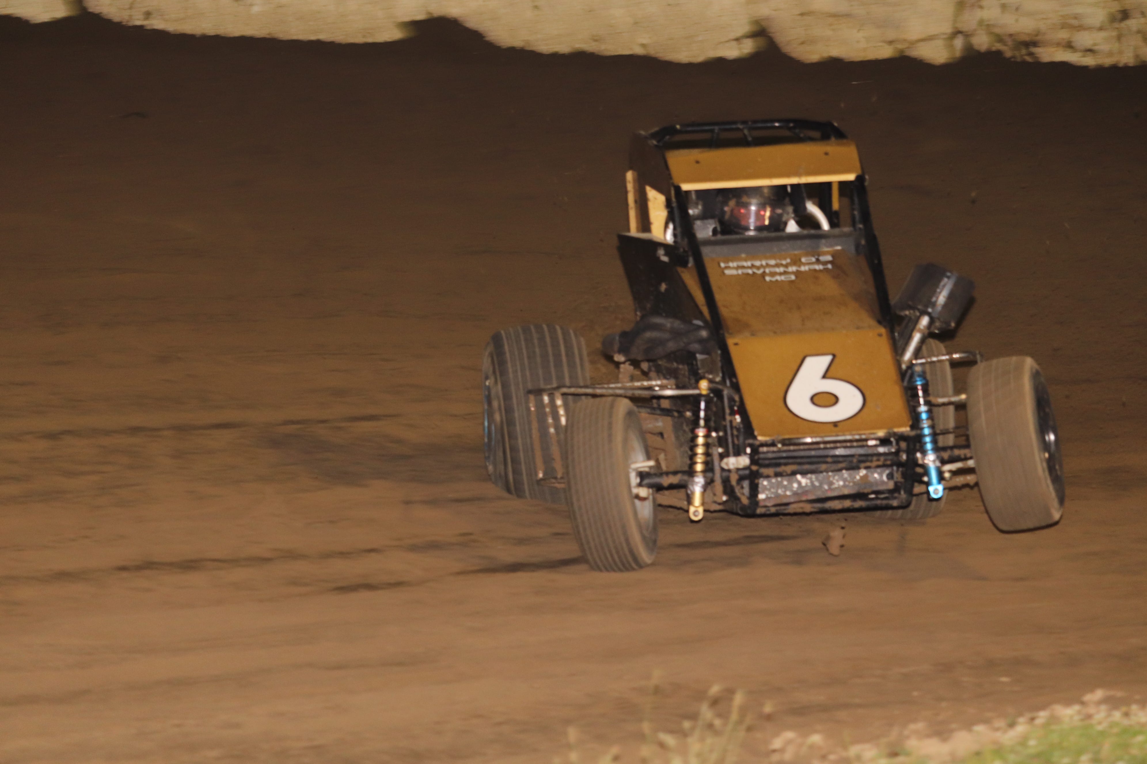 Rader wins first ever USAC Midwest Thunder Midget race at Fremont