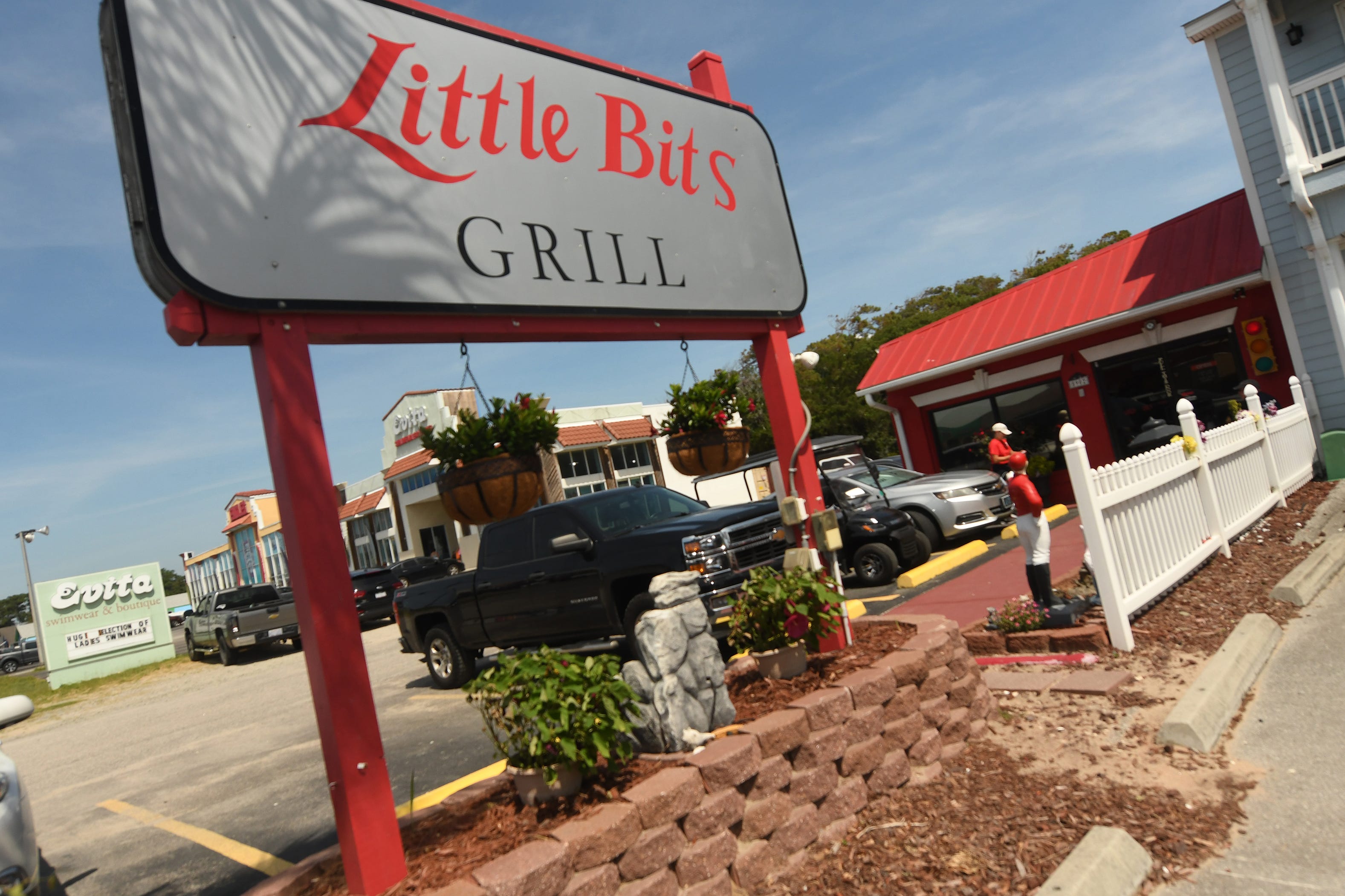 Little Bit's Grill in Oak Island continues with daughter as new owner