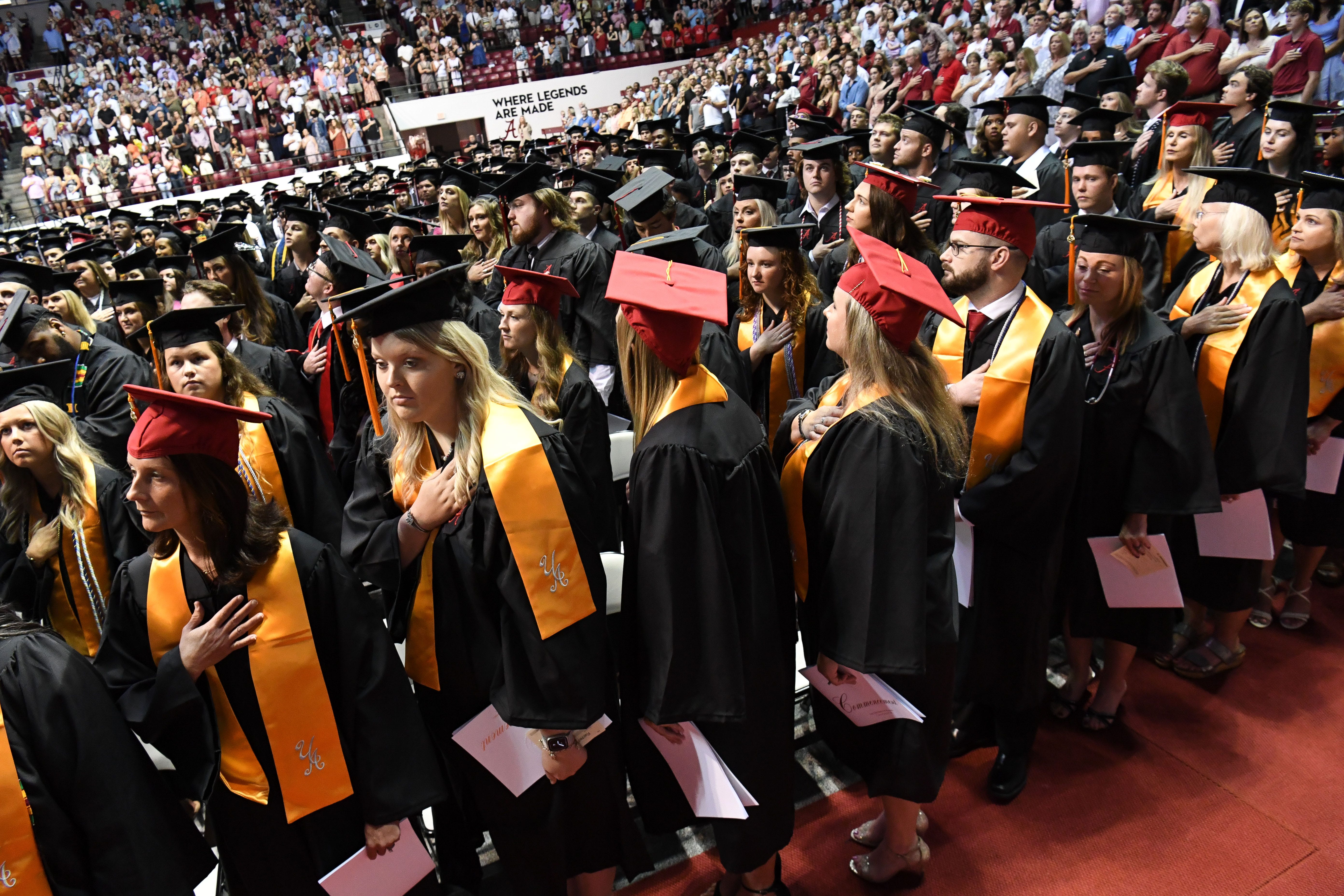 What kind of job market will Alabama college graduates face in 2023?