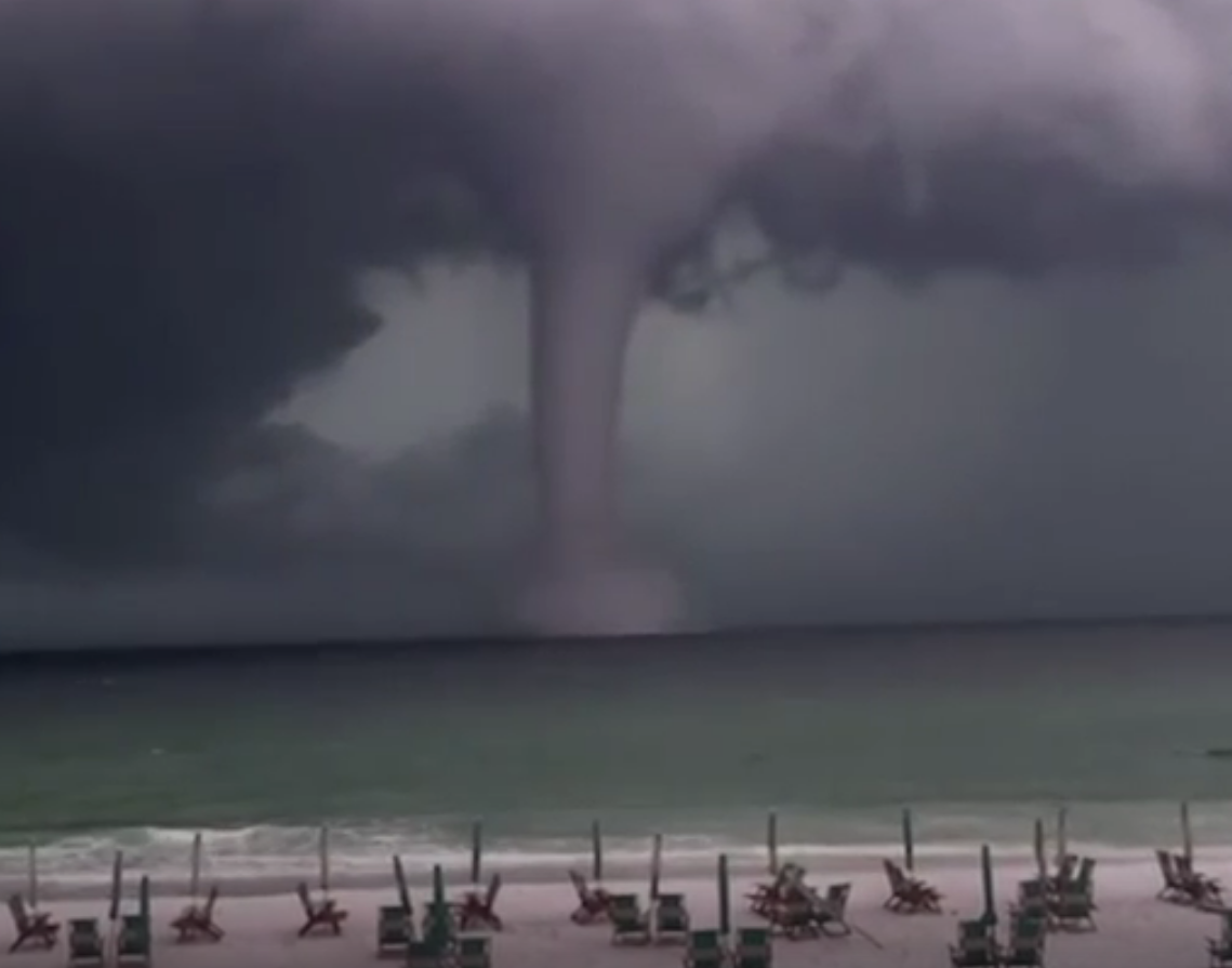 Large waterspout spotted near Destin, Florida