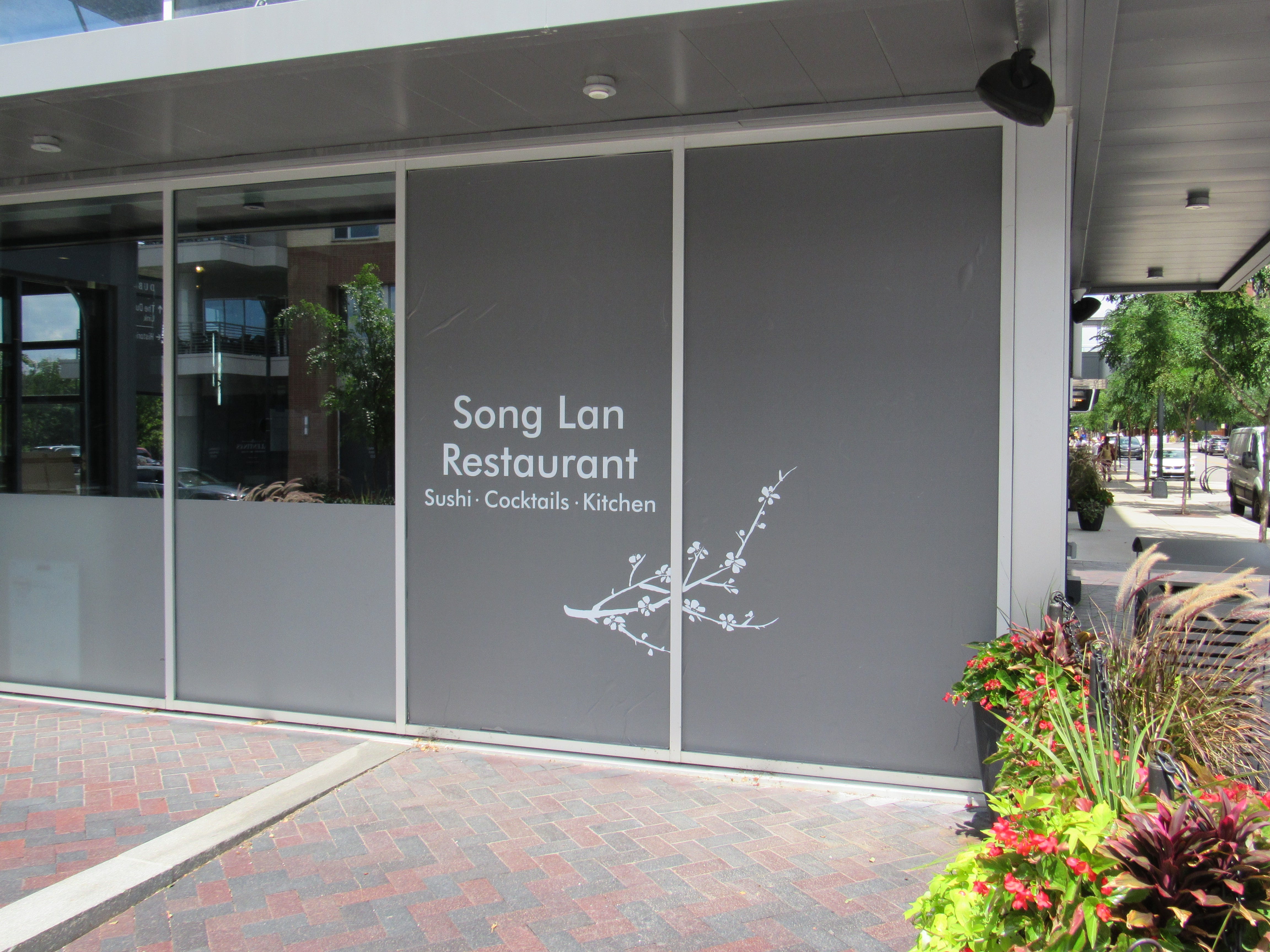 Former Hen Quarter spot in Bridge Park finds new tenant