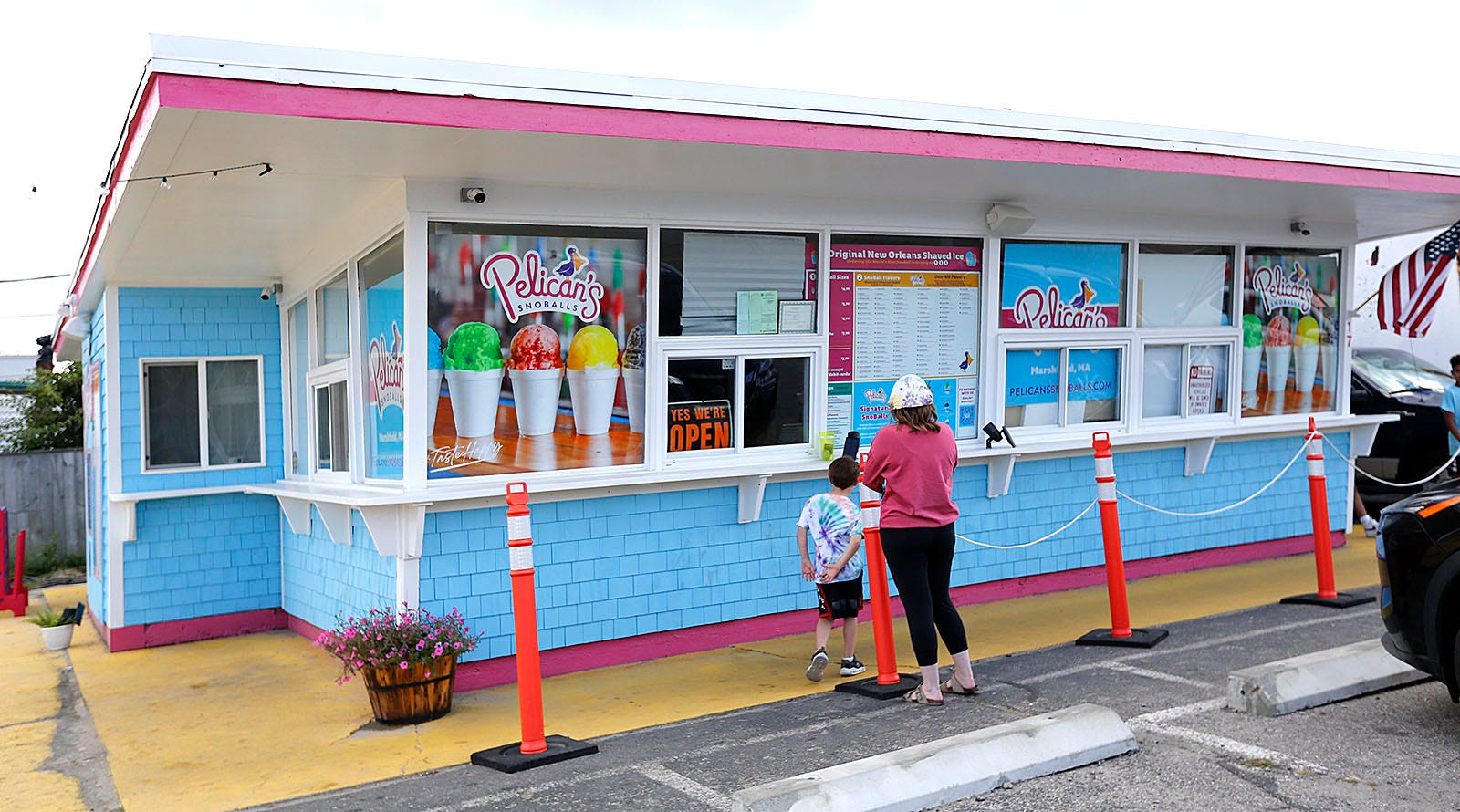 Pelicans Snoballs Shaved Ice Opens In Marshfield On The South Shore