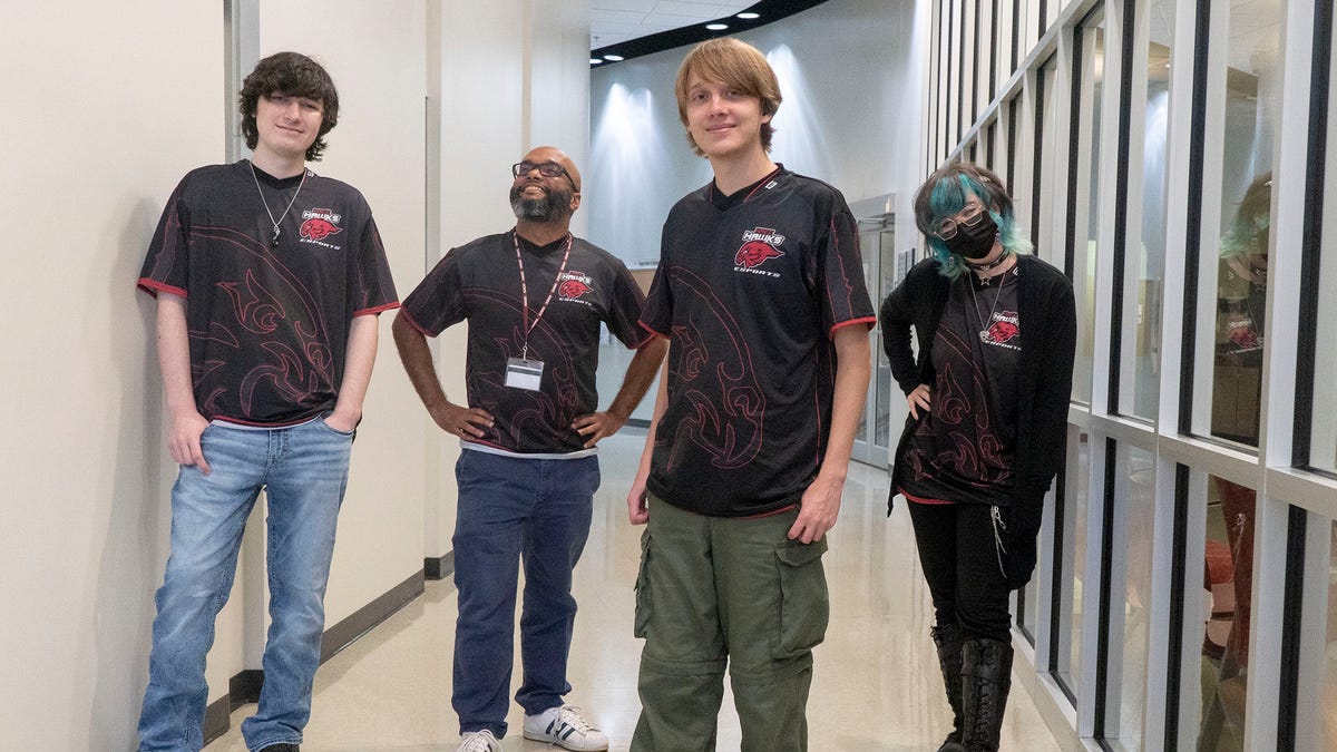 HACC e-sports gaming team portrait