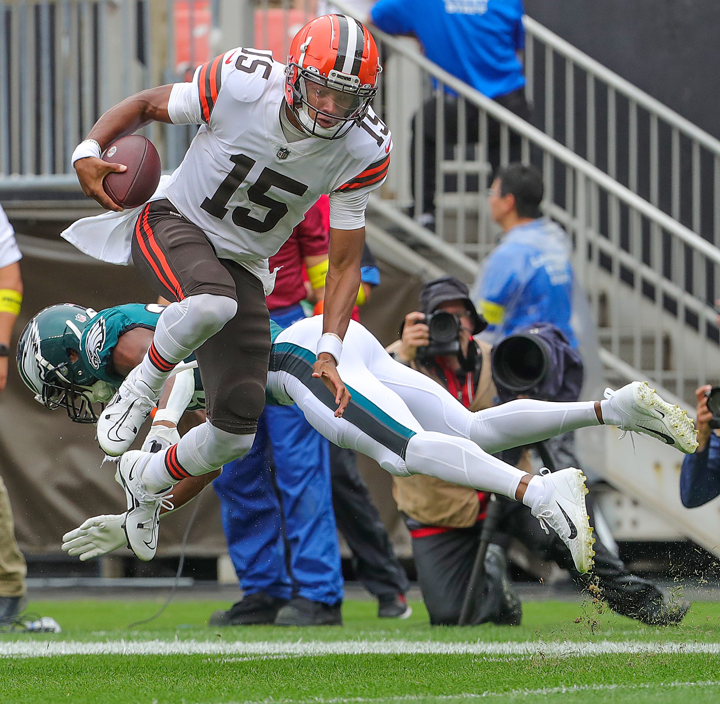 Josh Dobbs returning to Cleveland Browns to be Deshaun Watson's backup