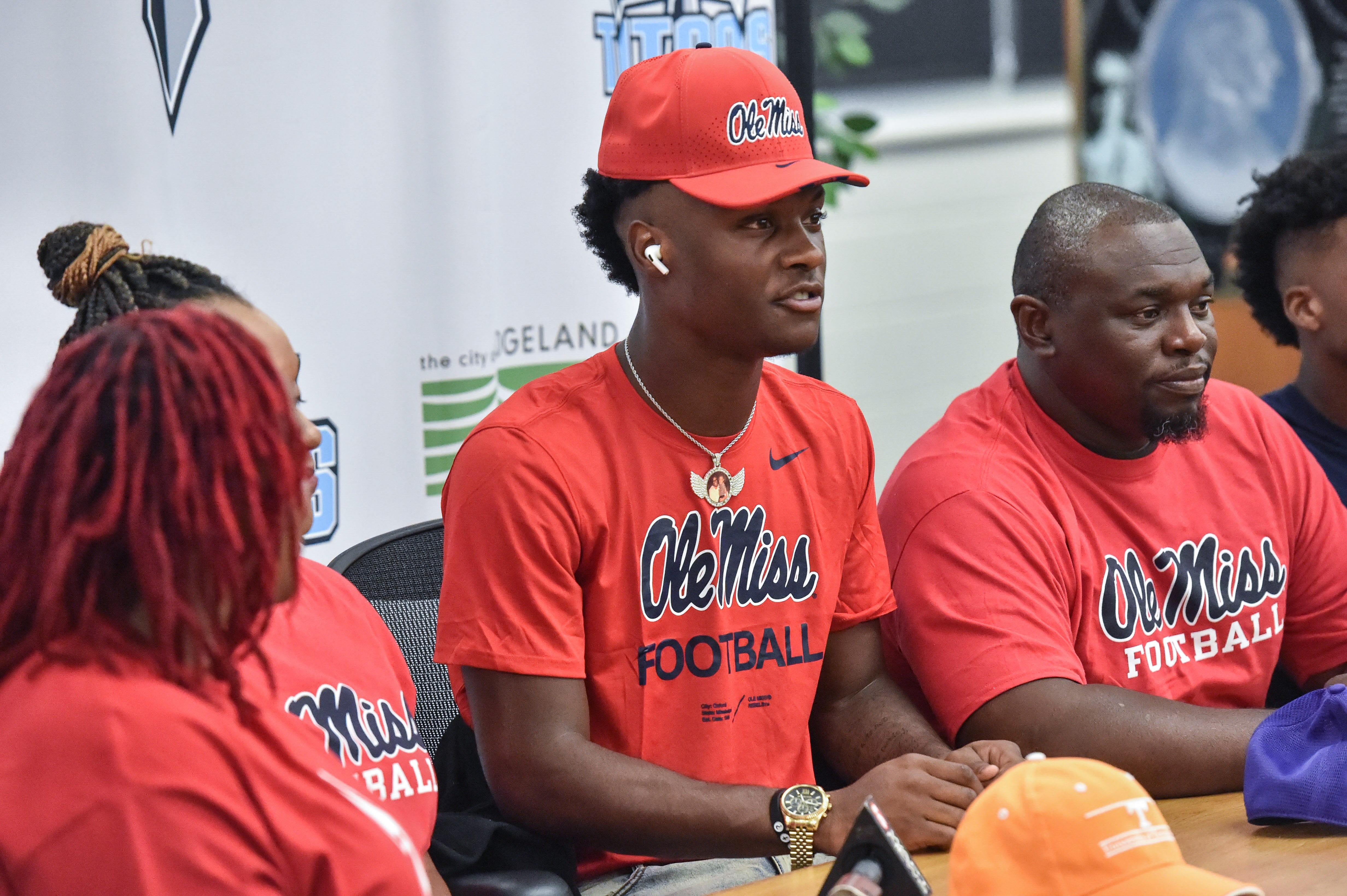 What four-star Ayden Williams' commitment means for Ole Miss