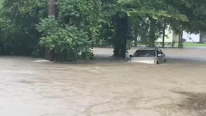 Flash flood causes leads to streets filled with water in Jackson, MS