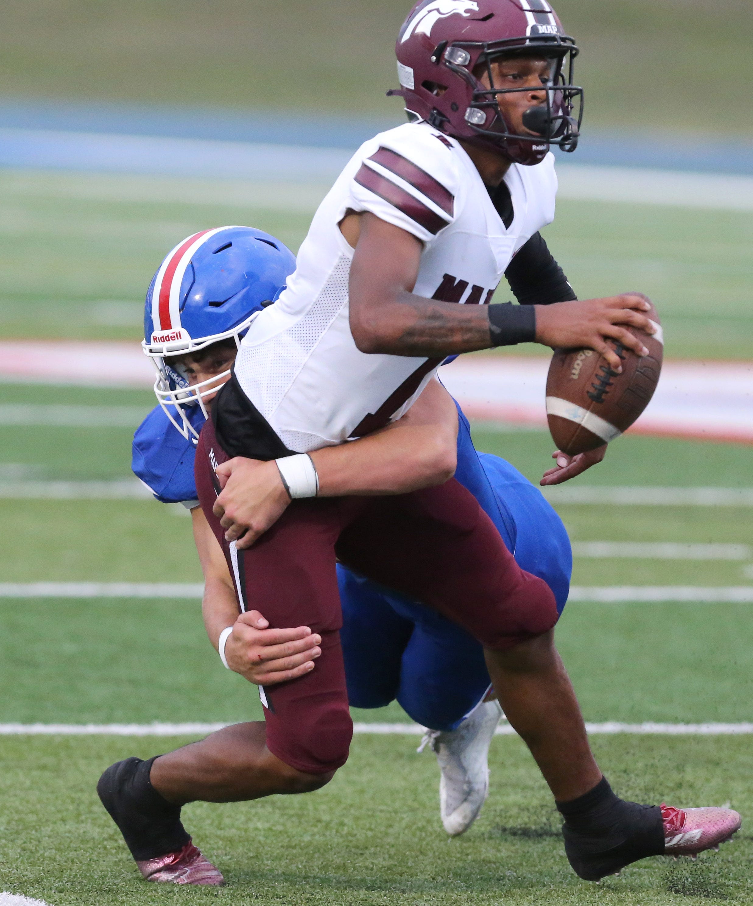 Lake Blue Streaks football dominates in win over Maple Heights