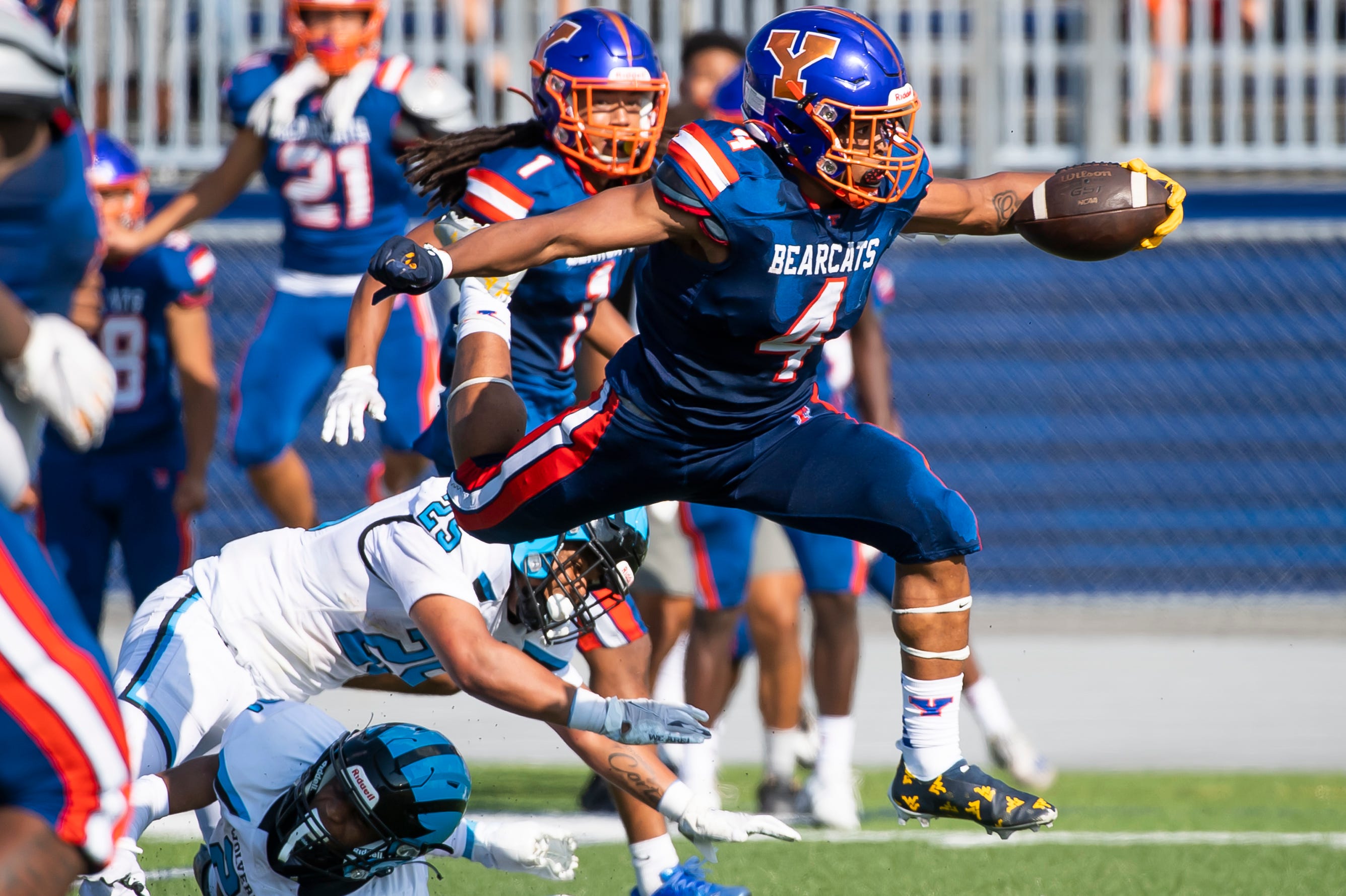 YAIAA football Week 1: York High loses thriller; Central gets big win