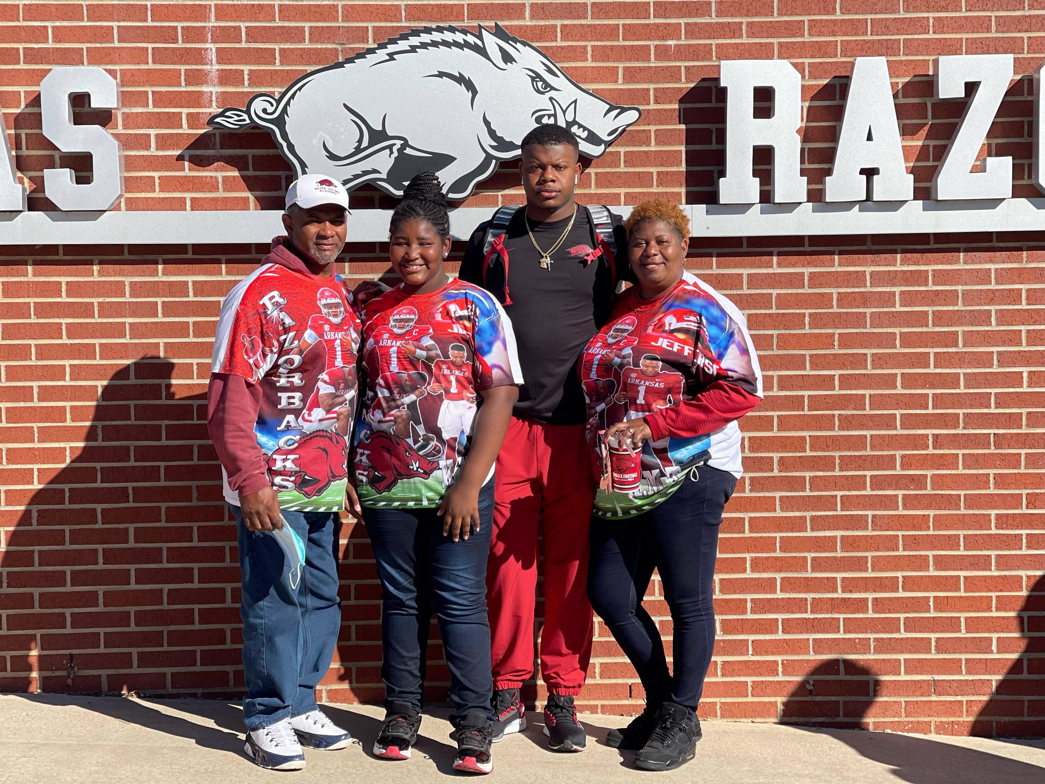 How Arkansas quarterback KJ Jefferson's family got their matching T-shirts
