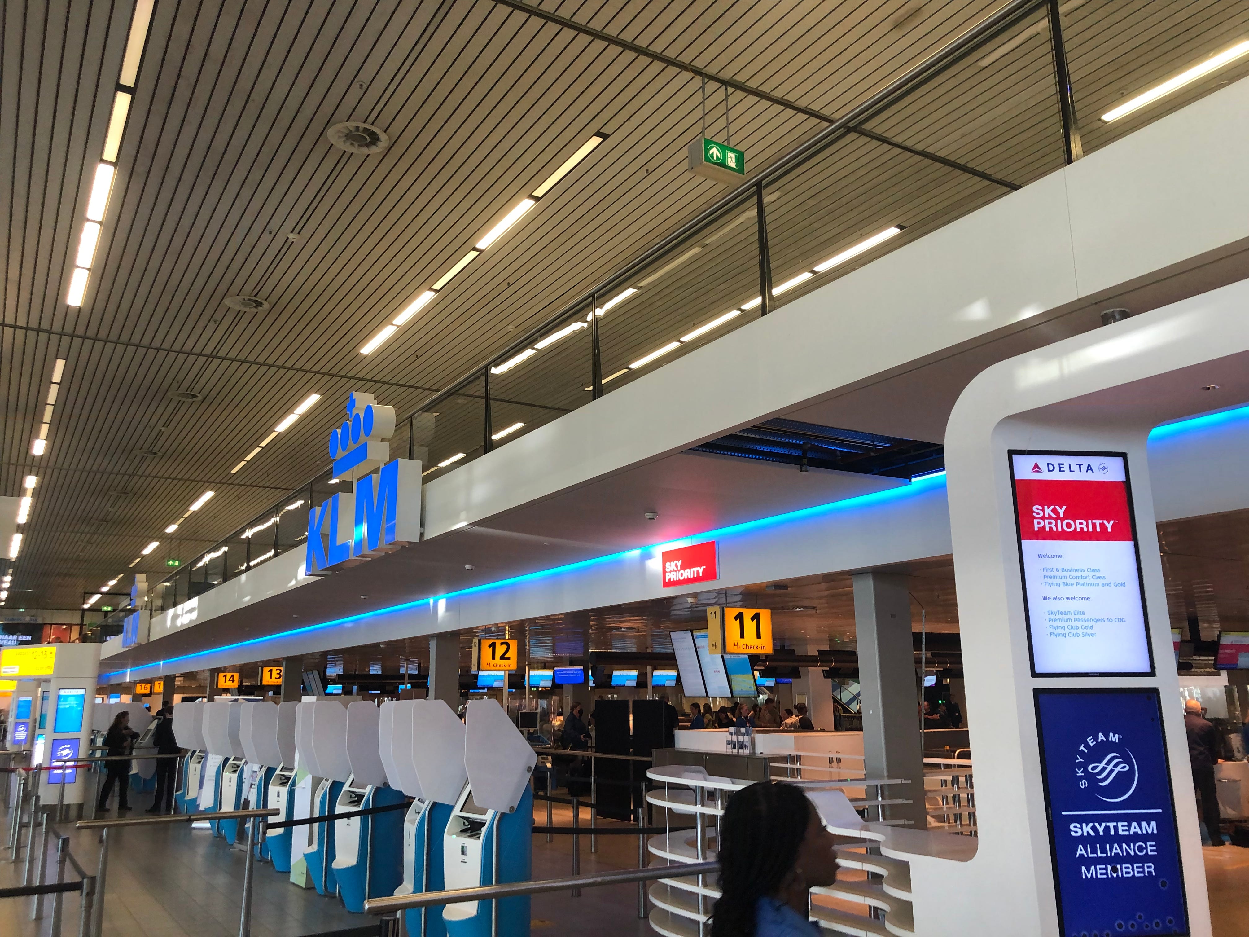 Inside look at KLM airlines' Premium Comfort cabin experience