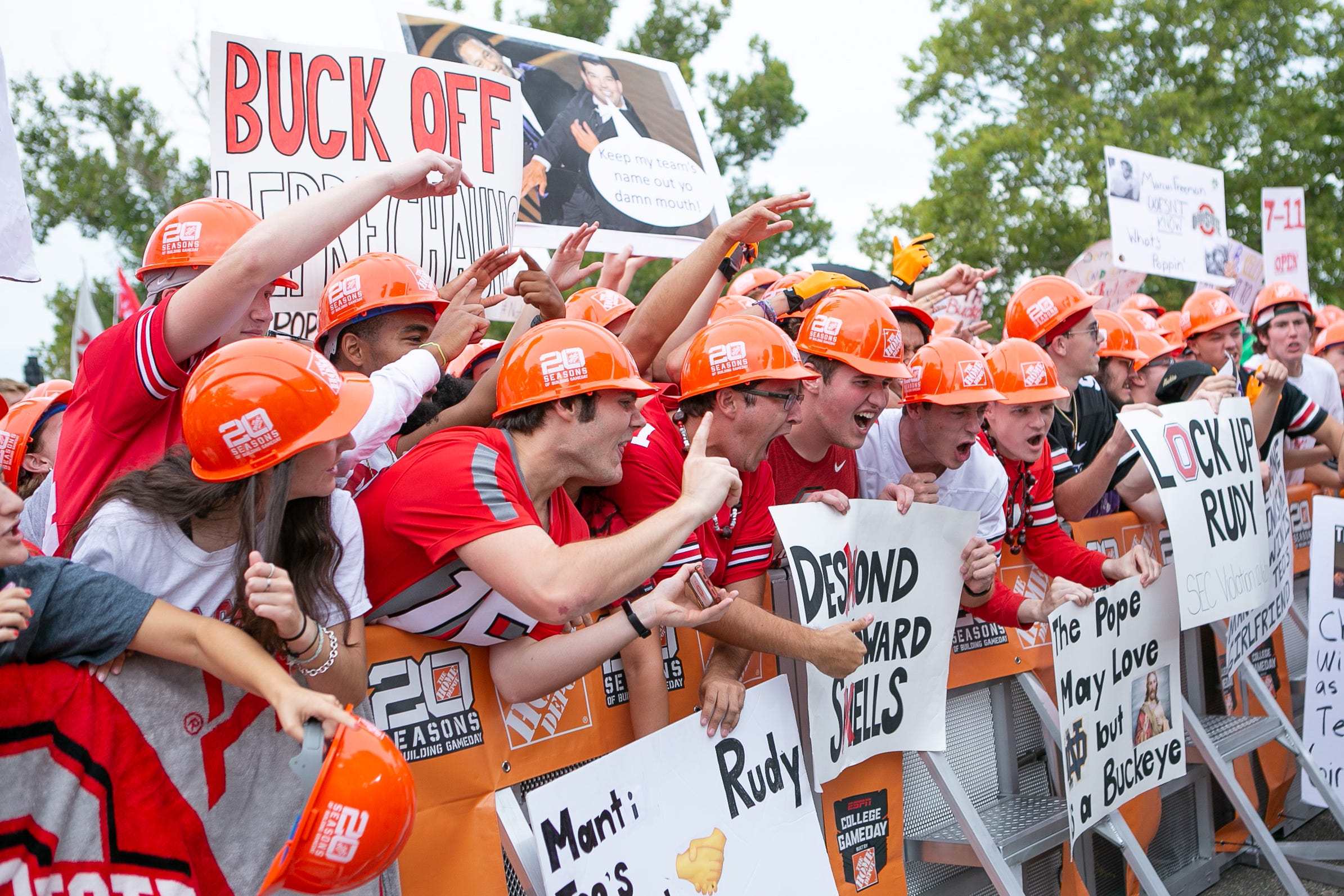 Ohio State vs. Notre Dame meme, signs from ESPN College GameDay