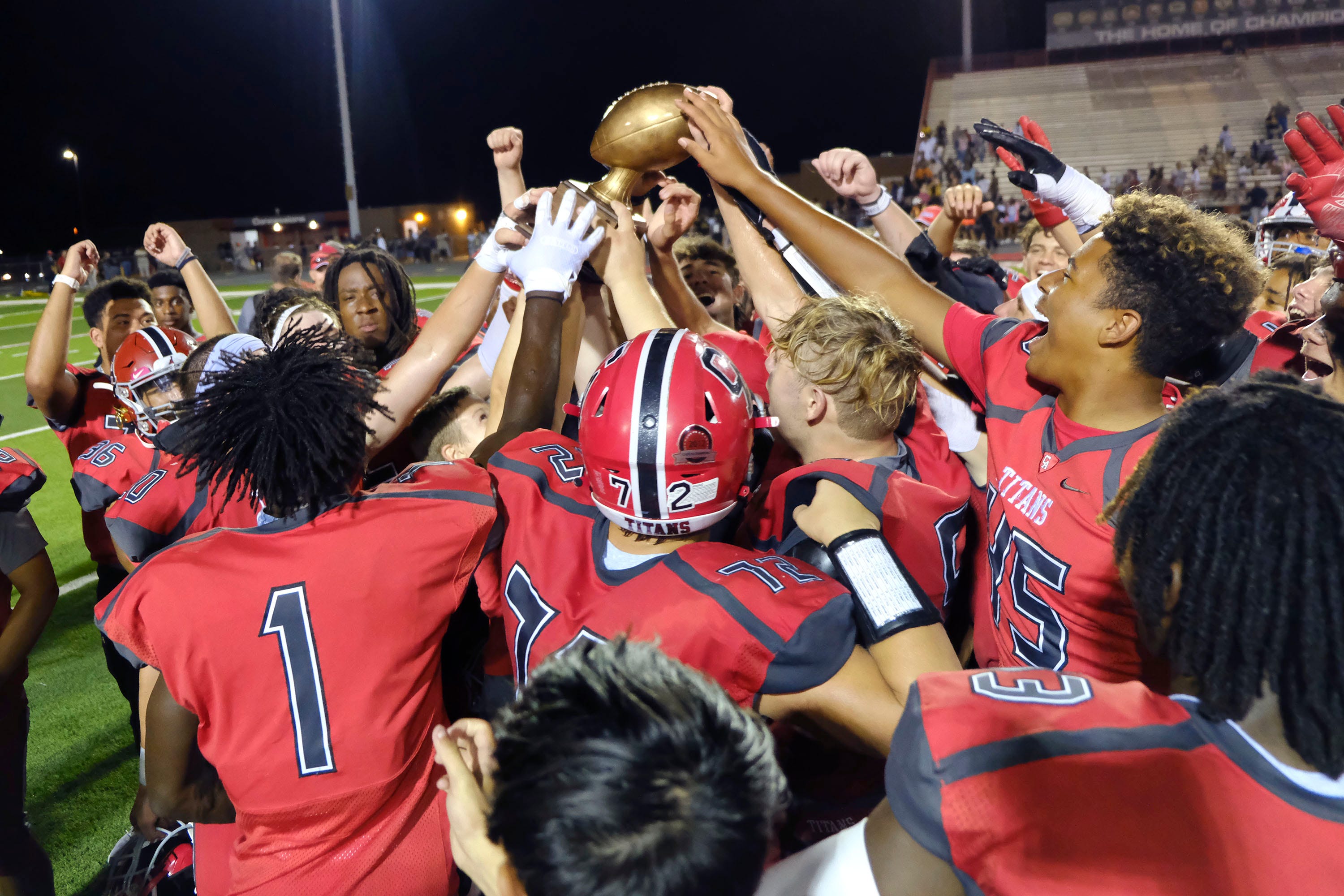 OSSAA football: Xavier Robinson leads Carl Albert past Midwest City