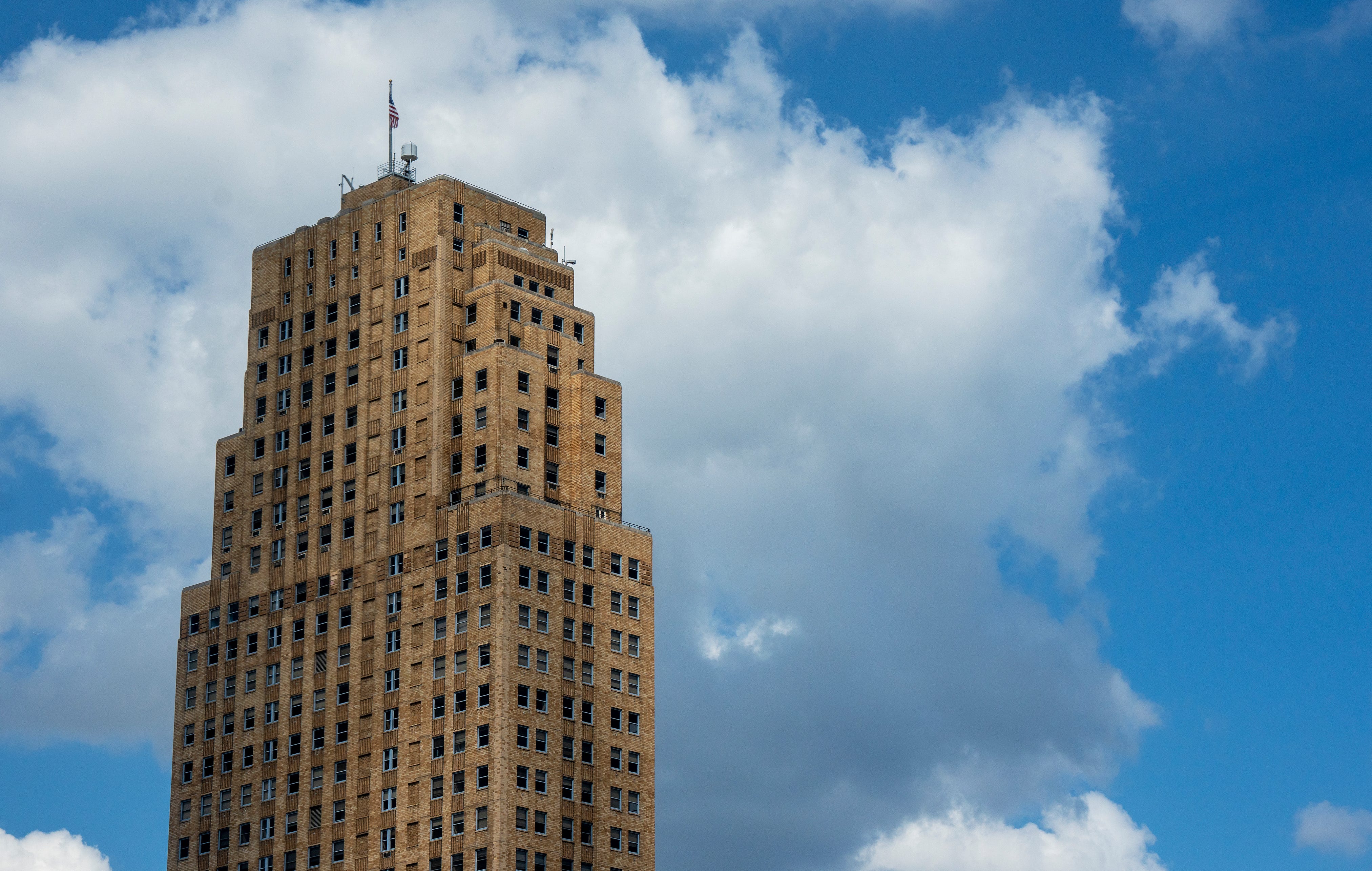 Here's why Carew Tower Cincinnati sold for such little money