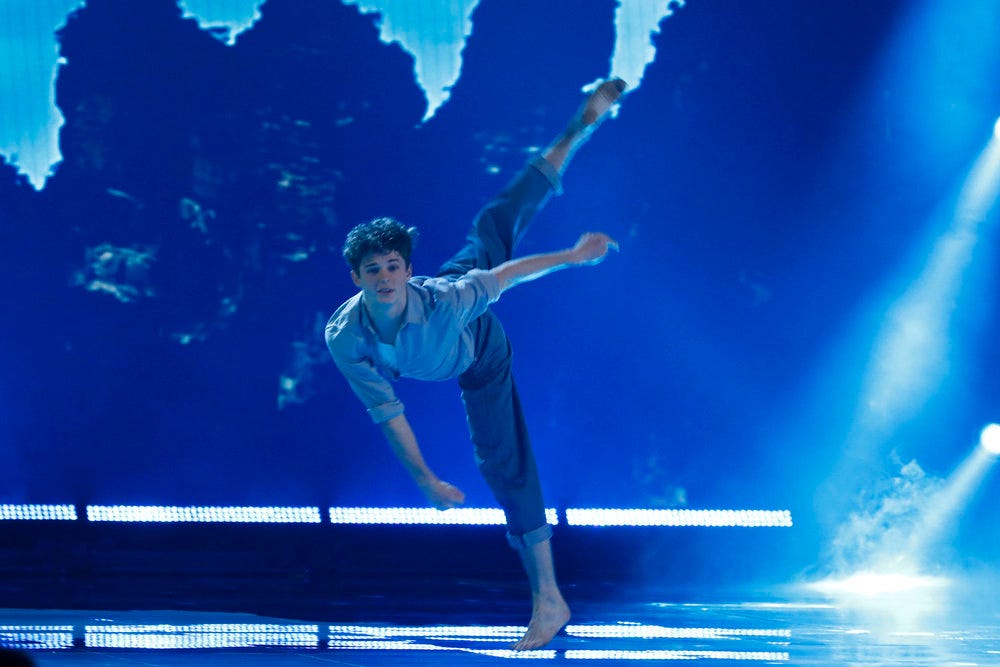 'AGT': Simon Cowell marvels at 'brilliant' pole dancer Kristy Sellars