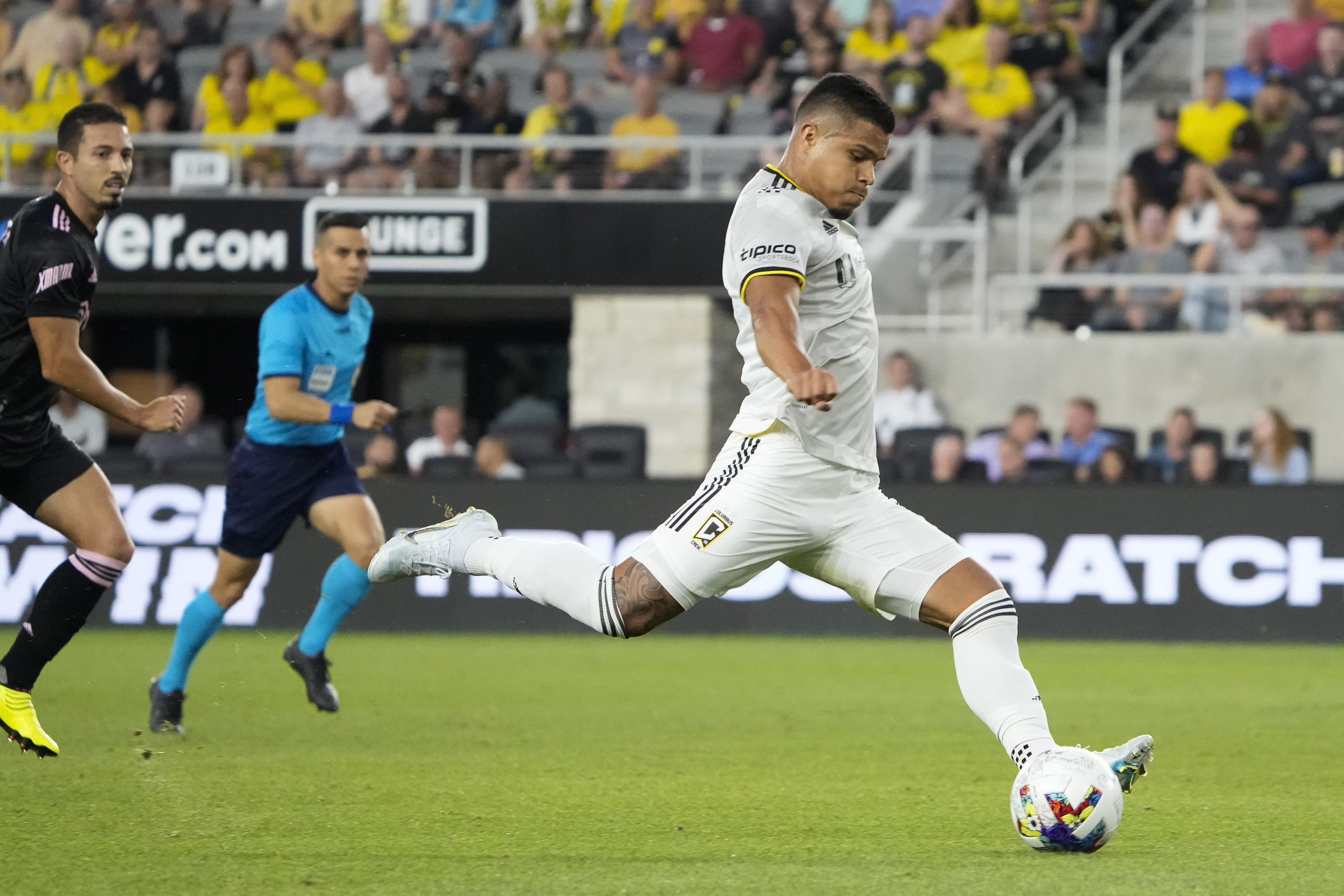 Columbus Crew strikers: Ramirez, Hernandez, Russell-Rowe