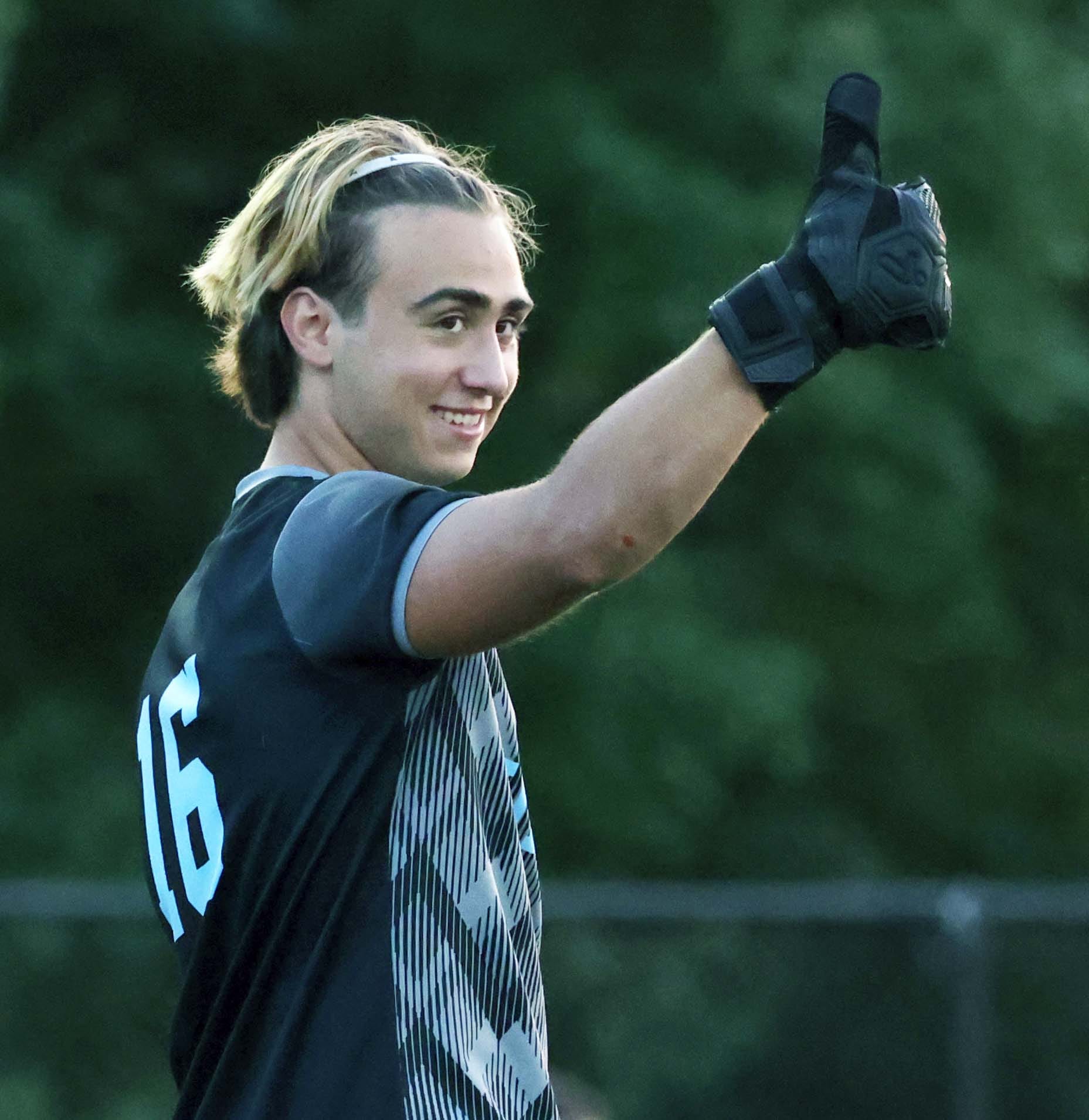 Patete siblings star in net for East Bridgewater and Whitman-Hanson