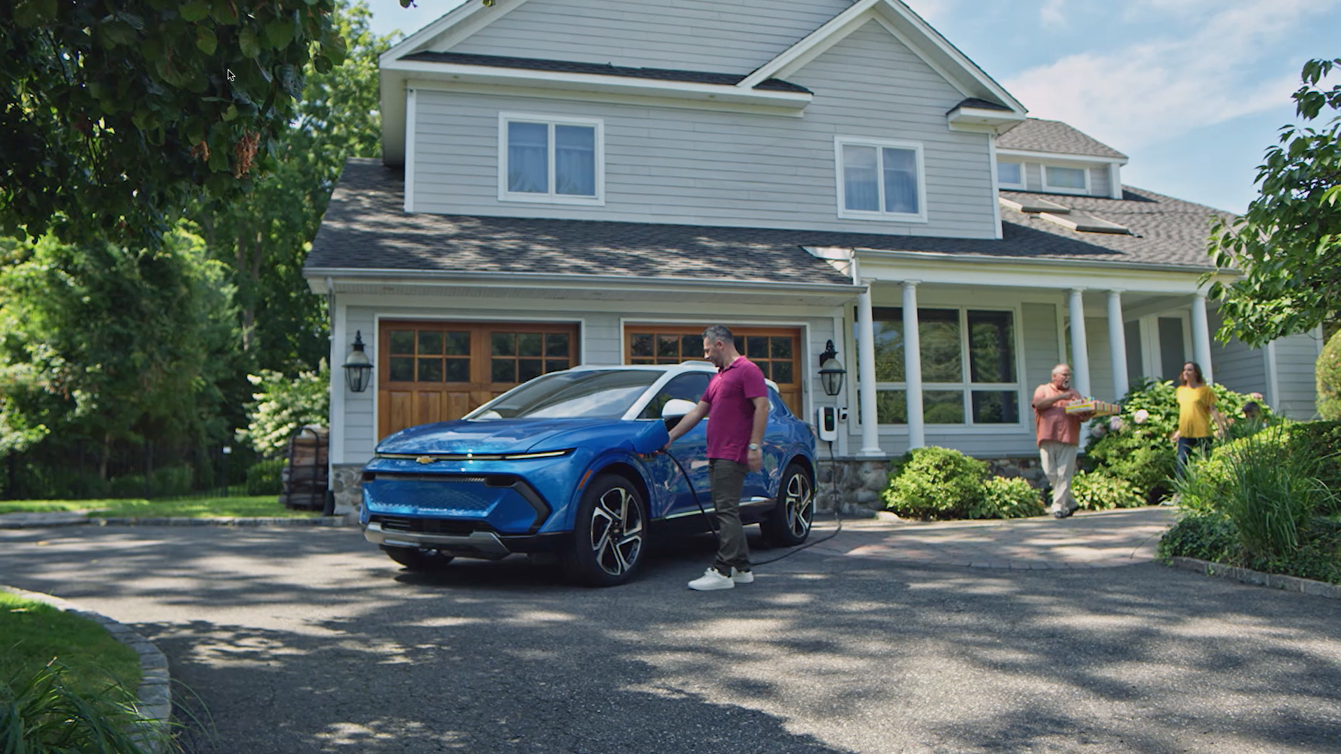 GM to run Chevrolet electric vehicle TV ads during Sunday football