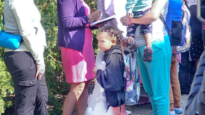 Ron DeSantis' migrant relocation plan records raise more questions Ron DeSantis' migrant relocation plan records raise more questions