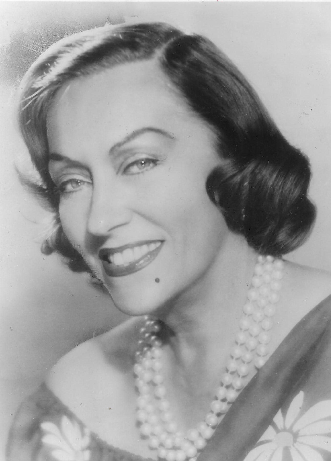 Hollywood diva Gloria Swanson gave Akron a close-up