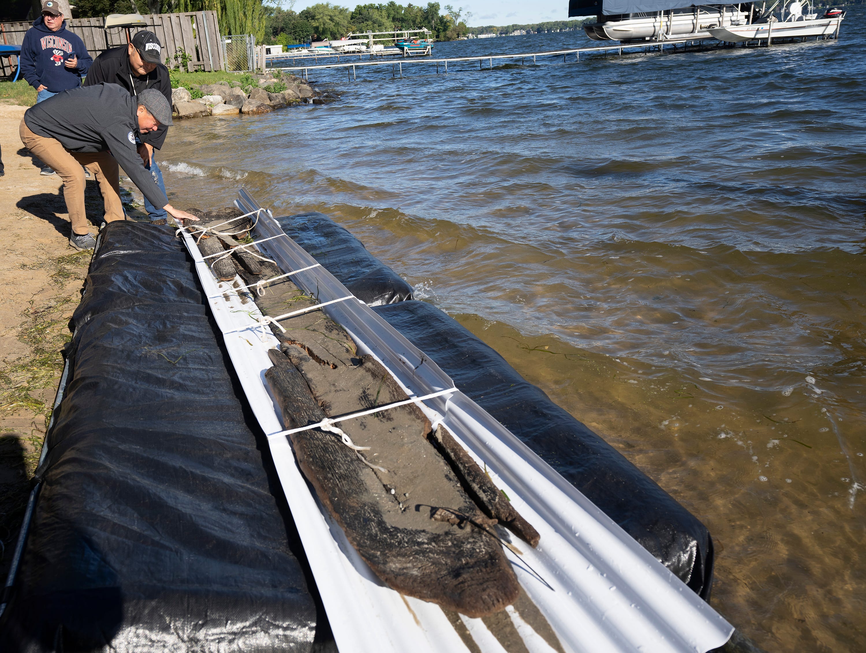 3,000-year-old canoe found in Wisconsin's Lake Mendota