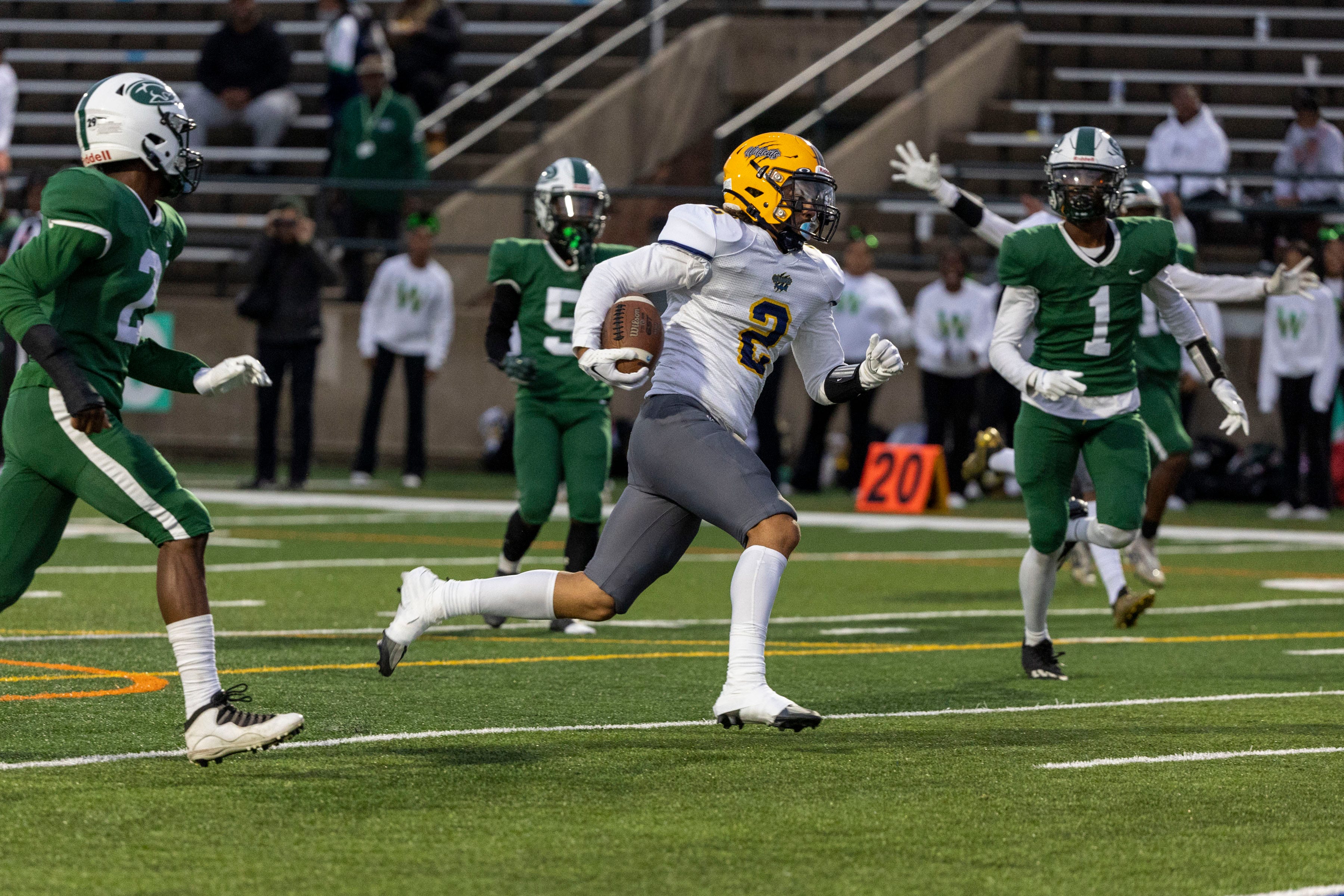 Indiana high school football: Riley uses late comeback to beat Washington