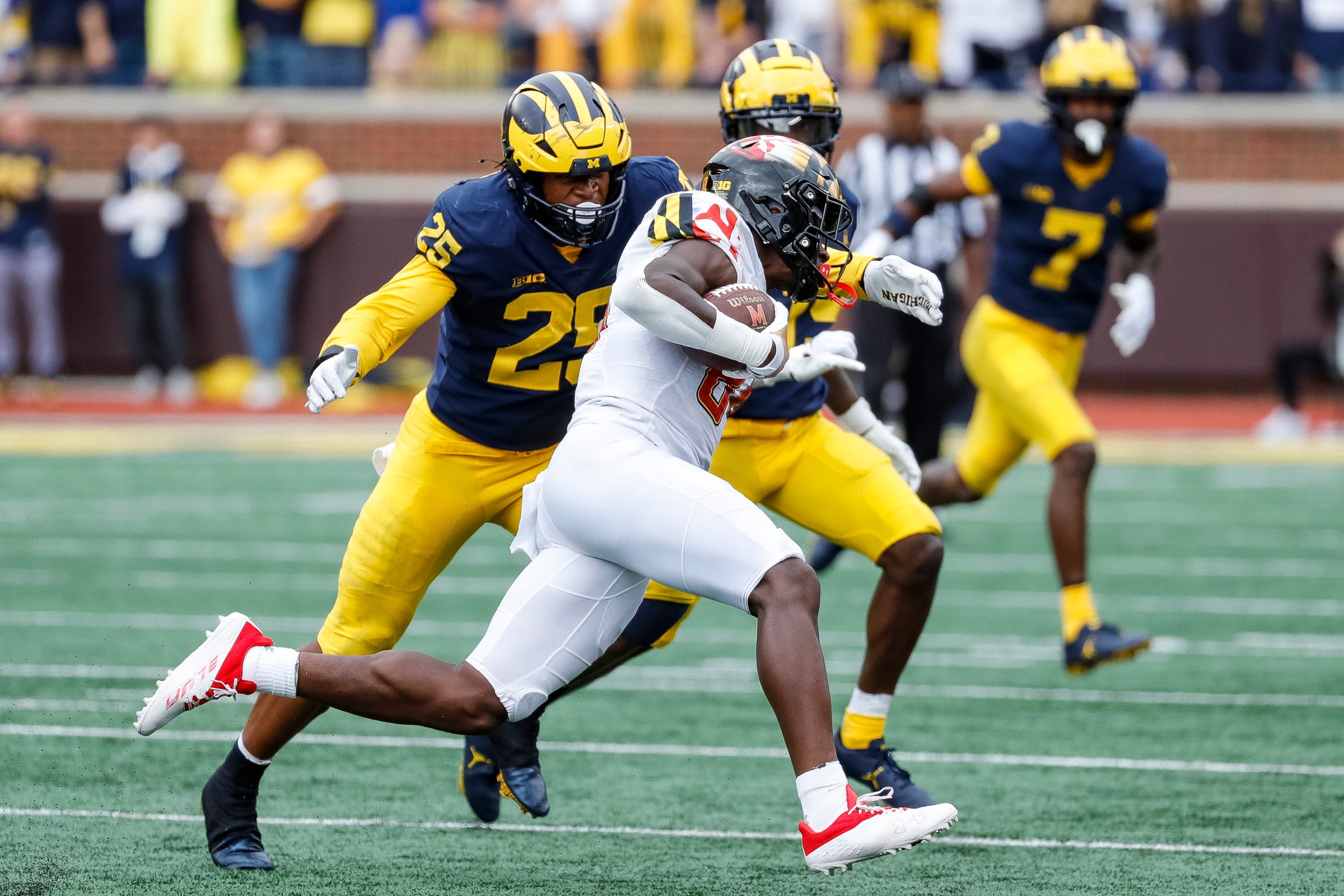 Michigan football's defense sprang a leak. Will Jesse Minter adjust?