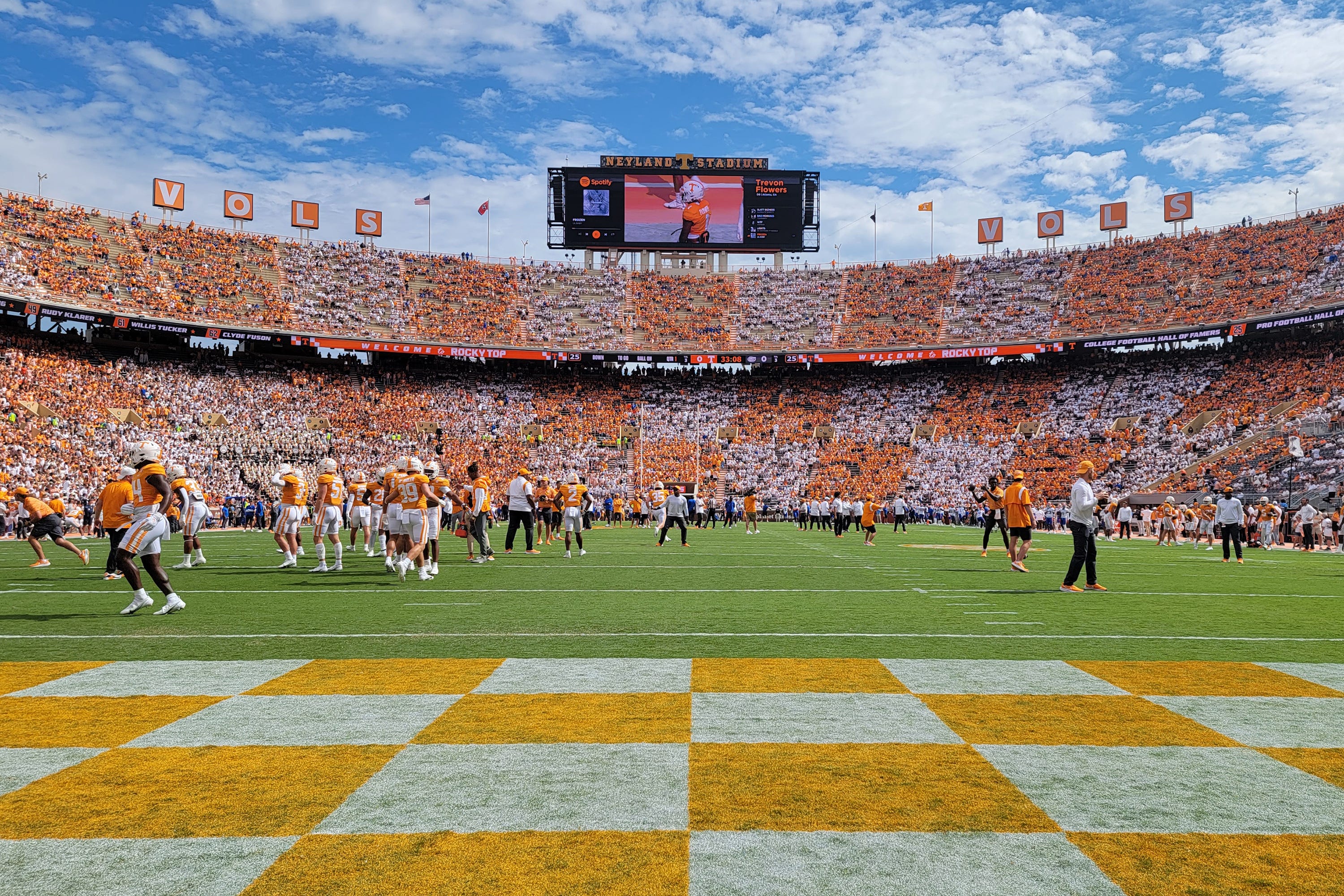 Spyre Sports launches Tennessee NIL nonprofit Volunteer Legacy