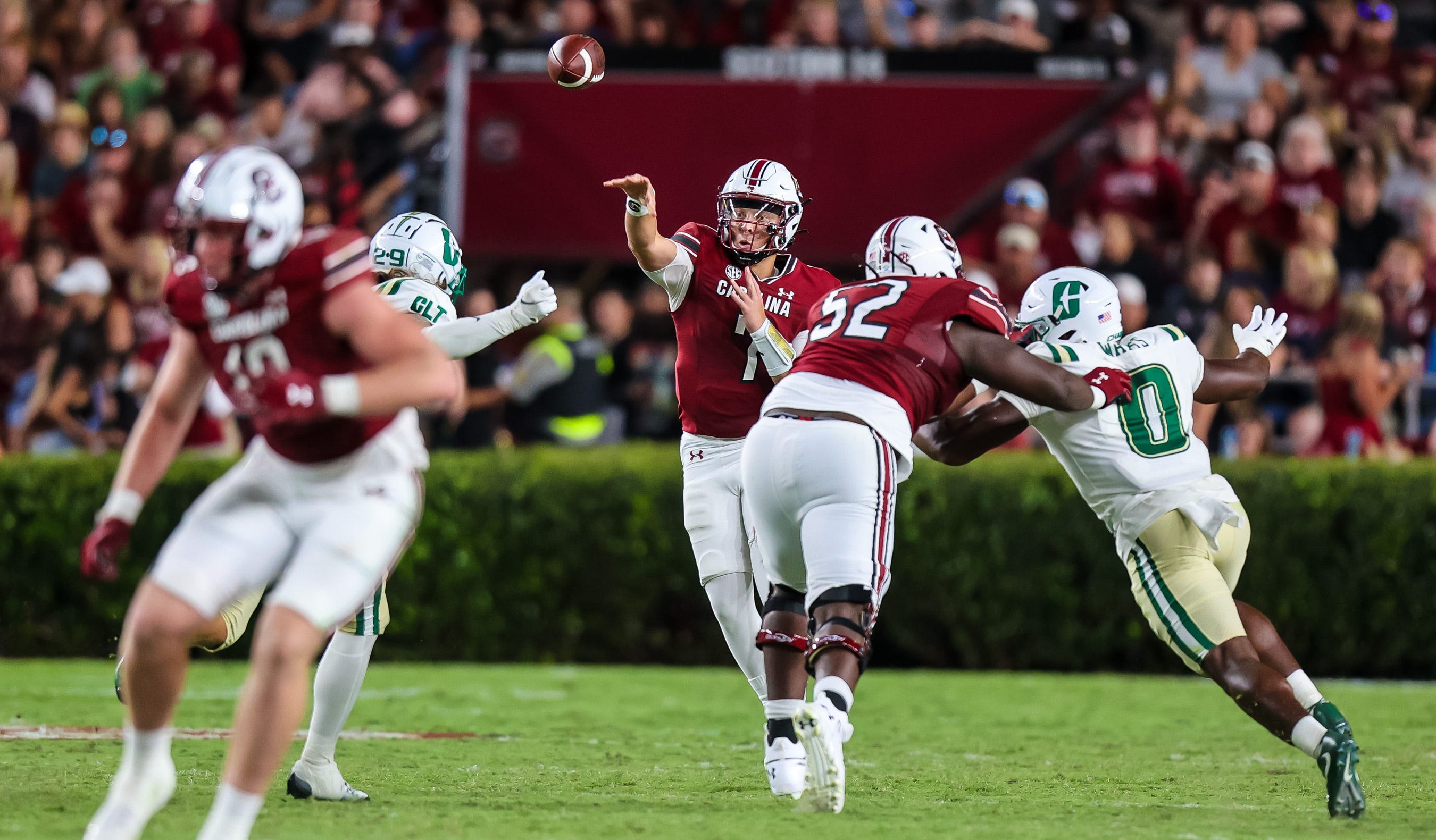 South Carolina football offensive line proves itself in Charlotte win