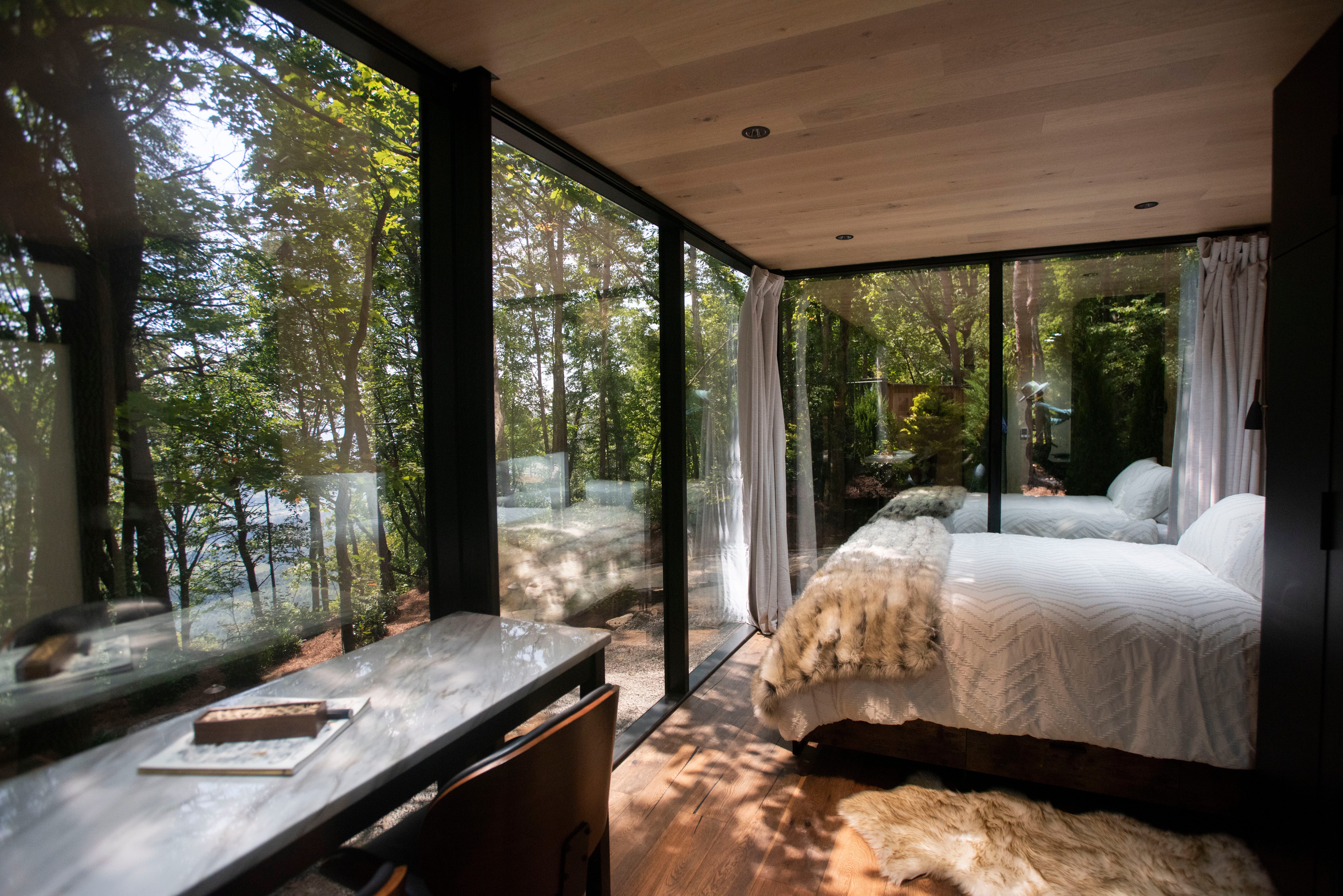 What to know about Tennessee's first Mirror Cabins