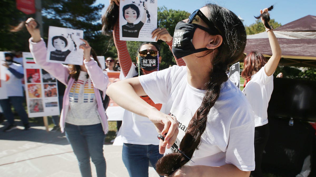 Iranian students of Iowa State University show protest against the ...