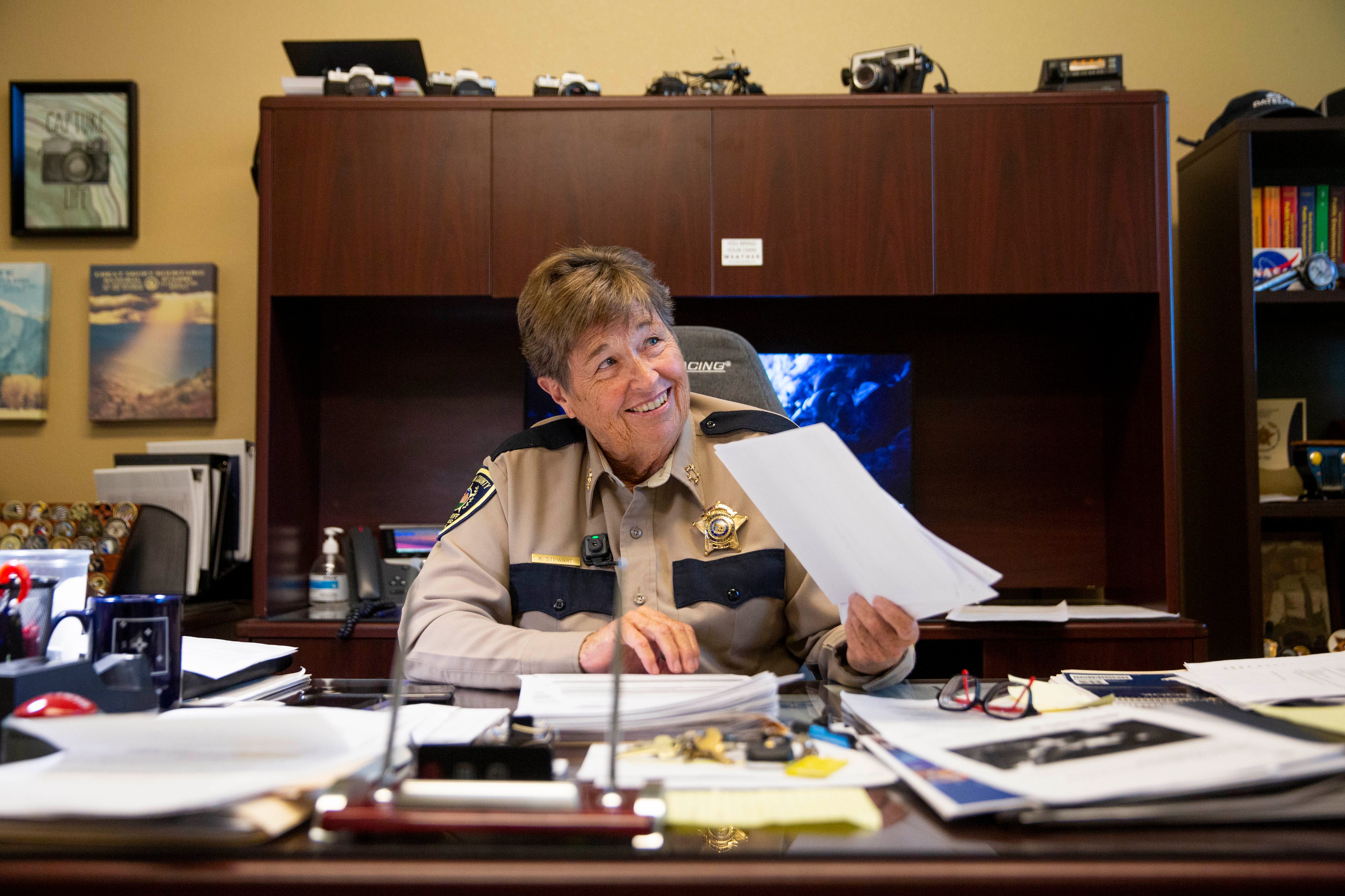 Kim Stewart hangs on to Doña Ana sheriff's badge