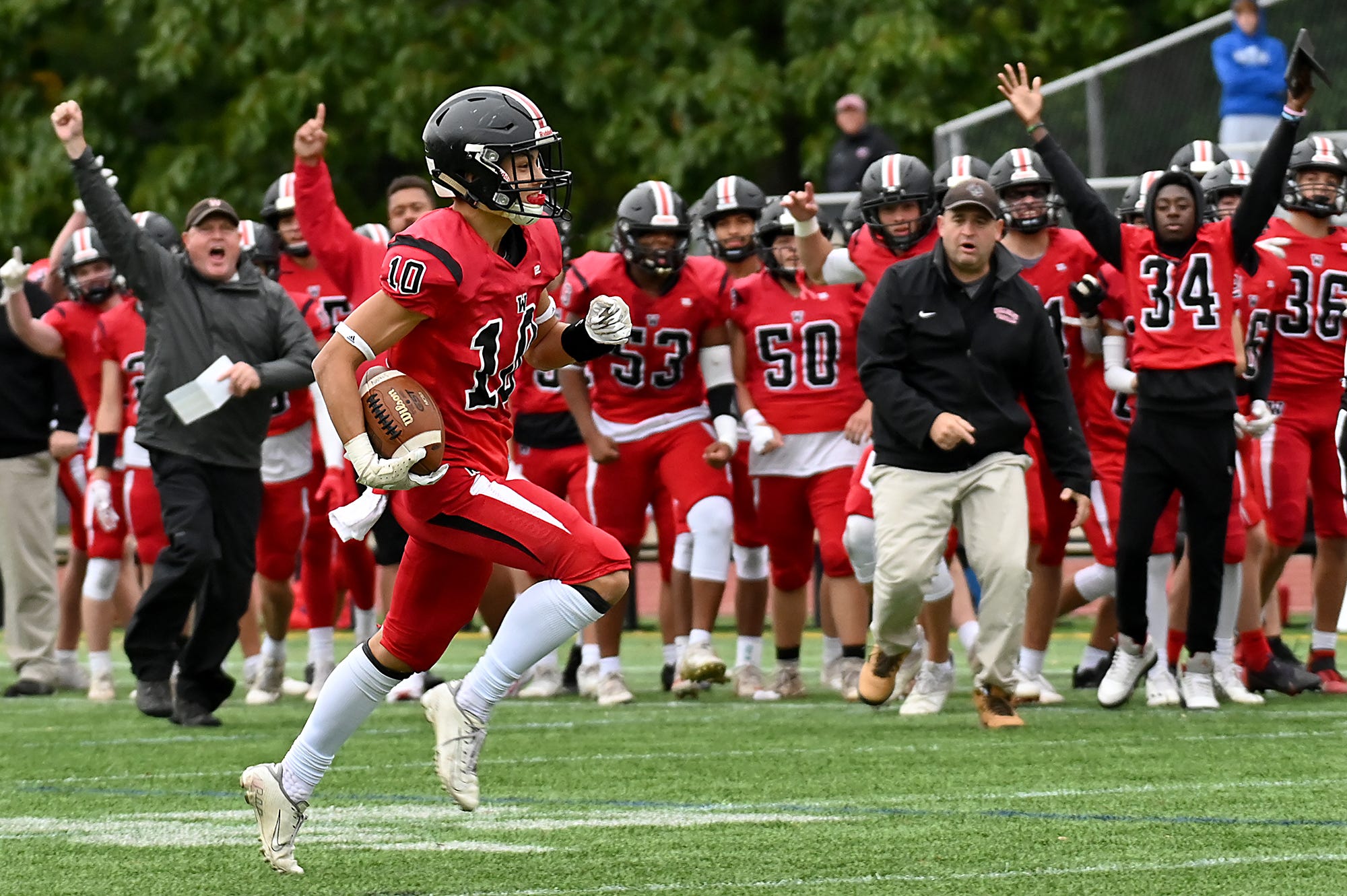 Wellesley High football team beats Newton North in Week 4