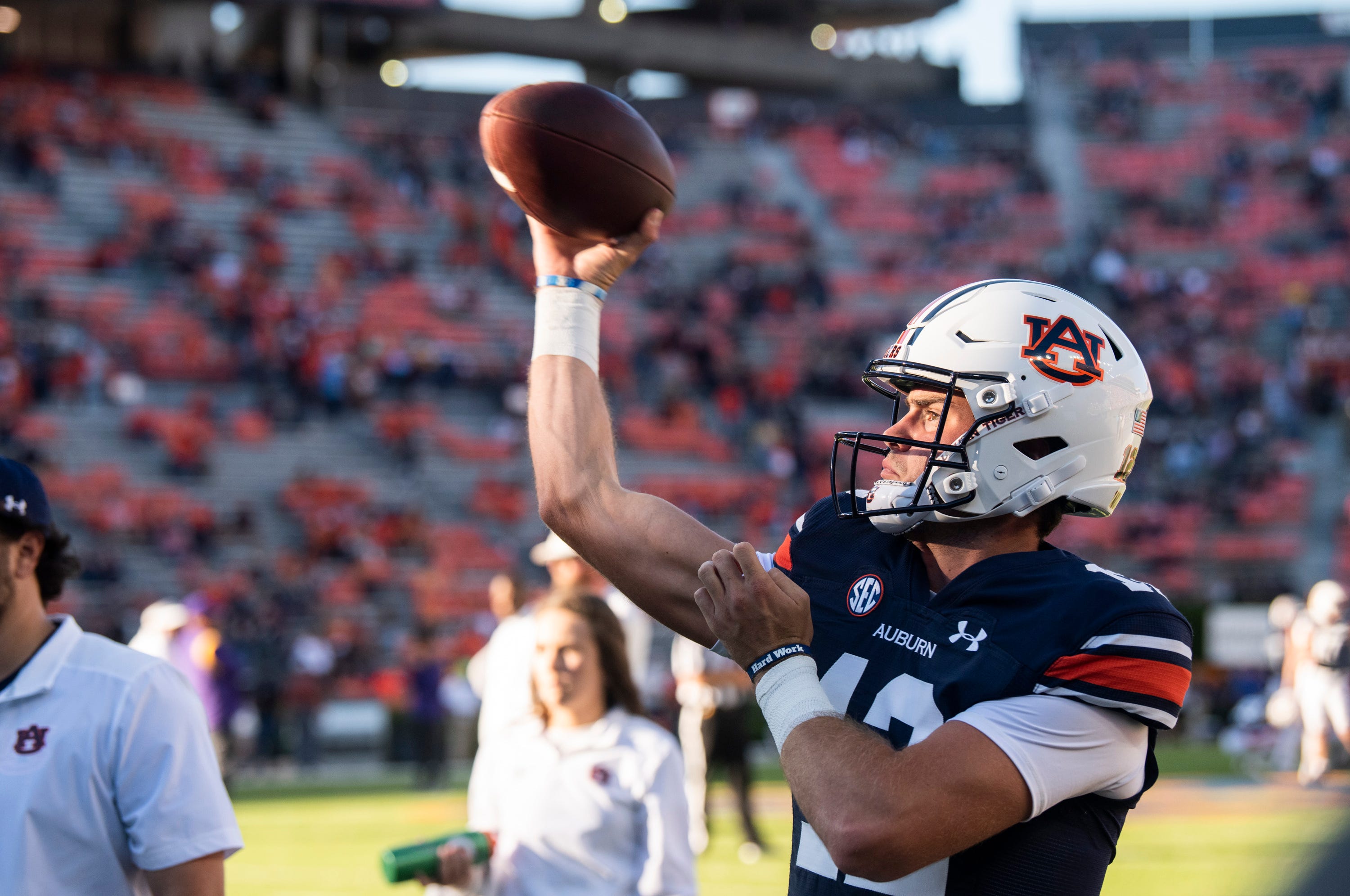 Holden Geriner in Auburn football quarterback first group at practice