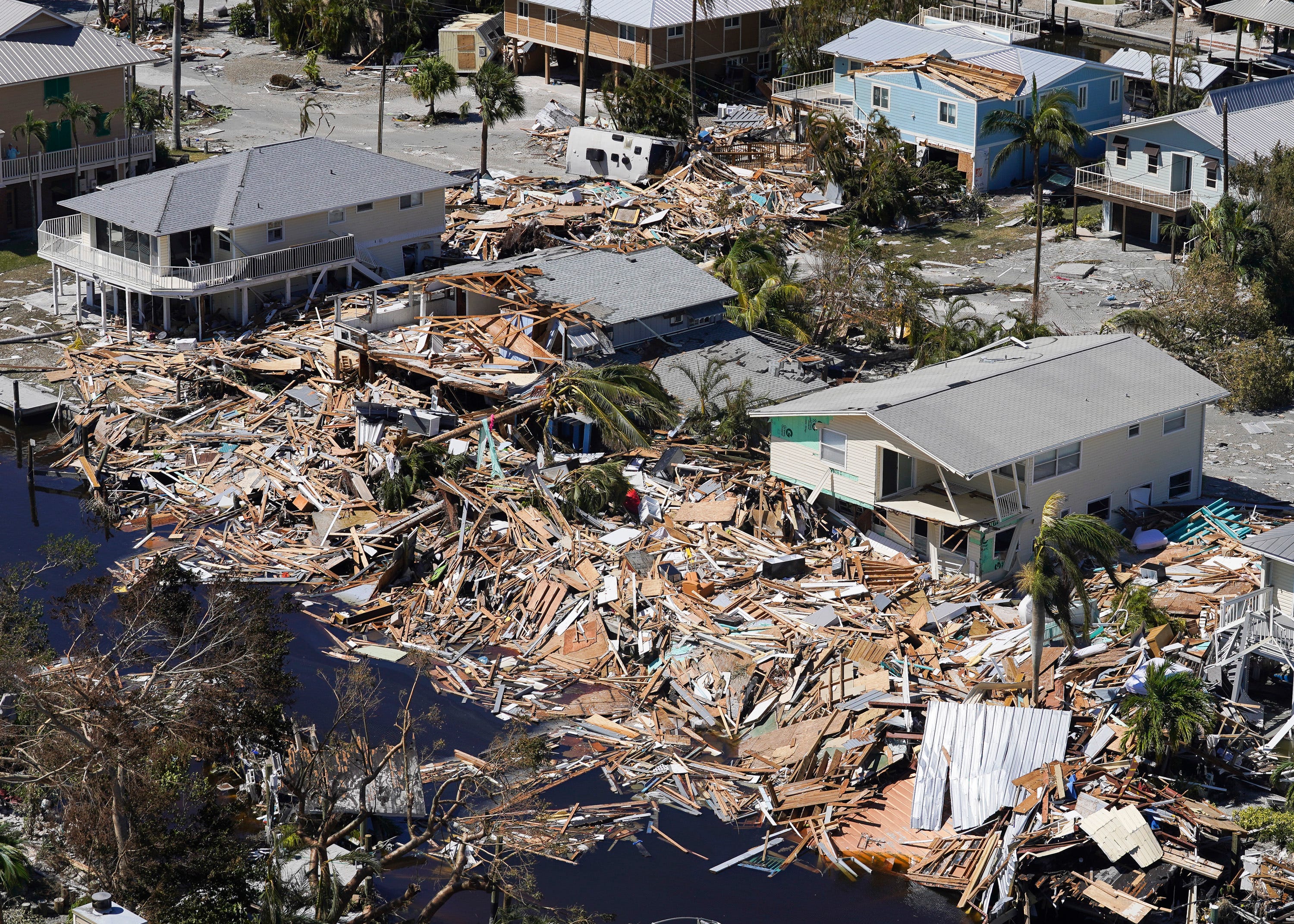 Hurricane Ian: Fort Myers, Florida coverage of aftermath of storm