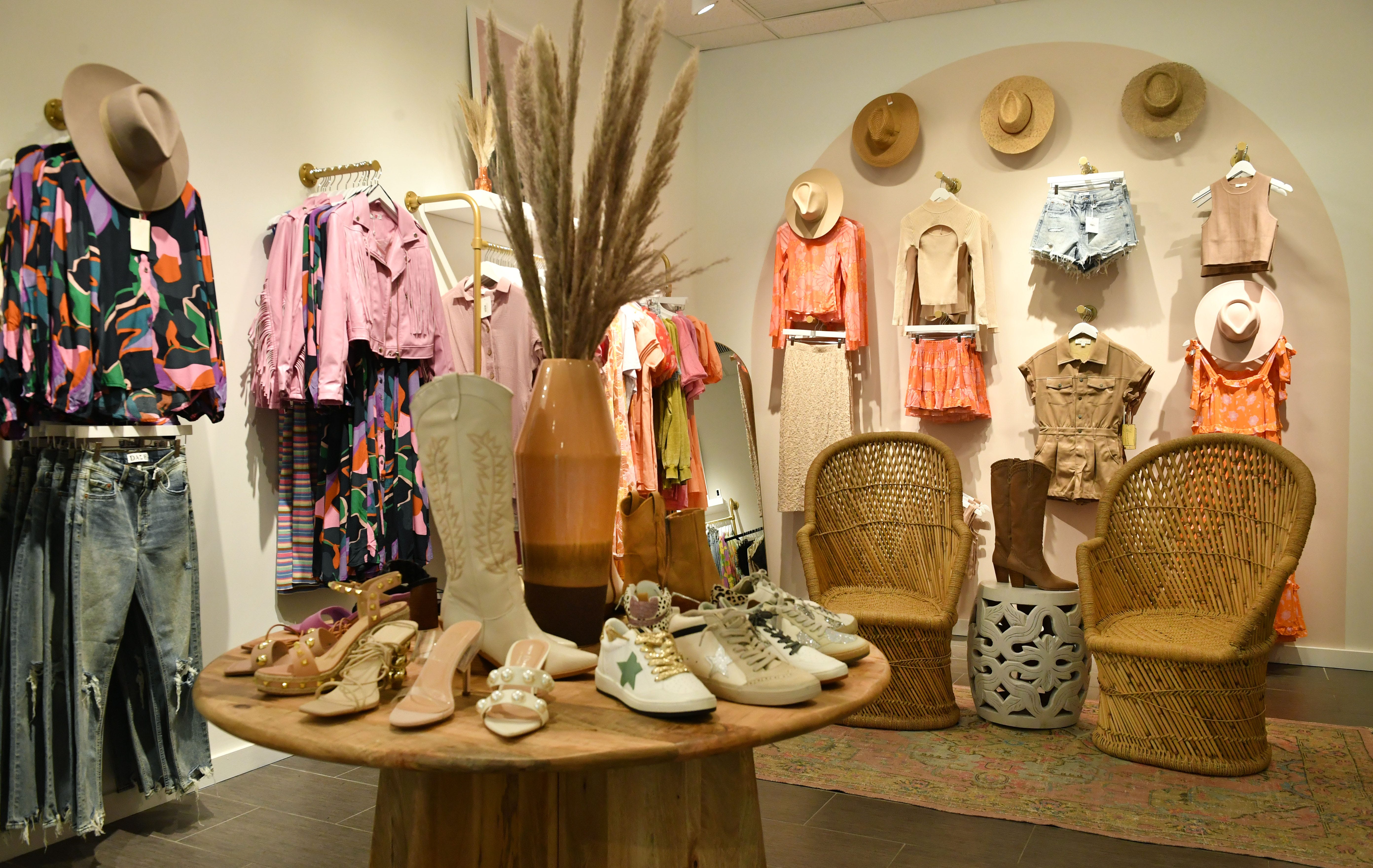 Bohemian-inspired boutique reopens inside Sarasota mall