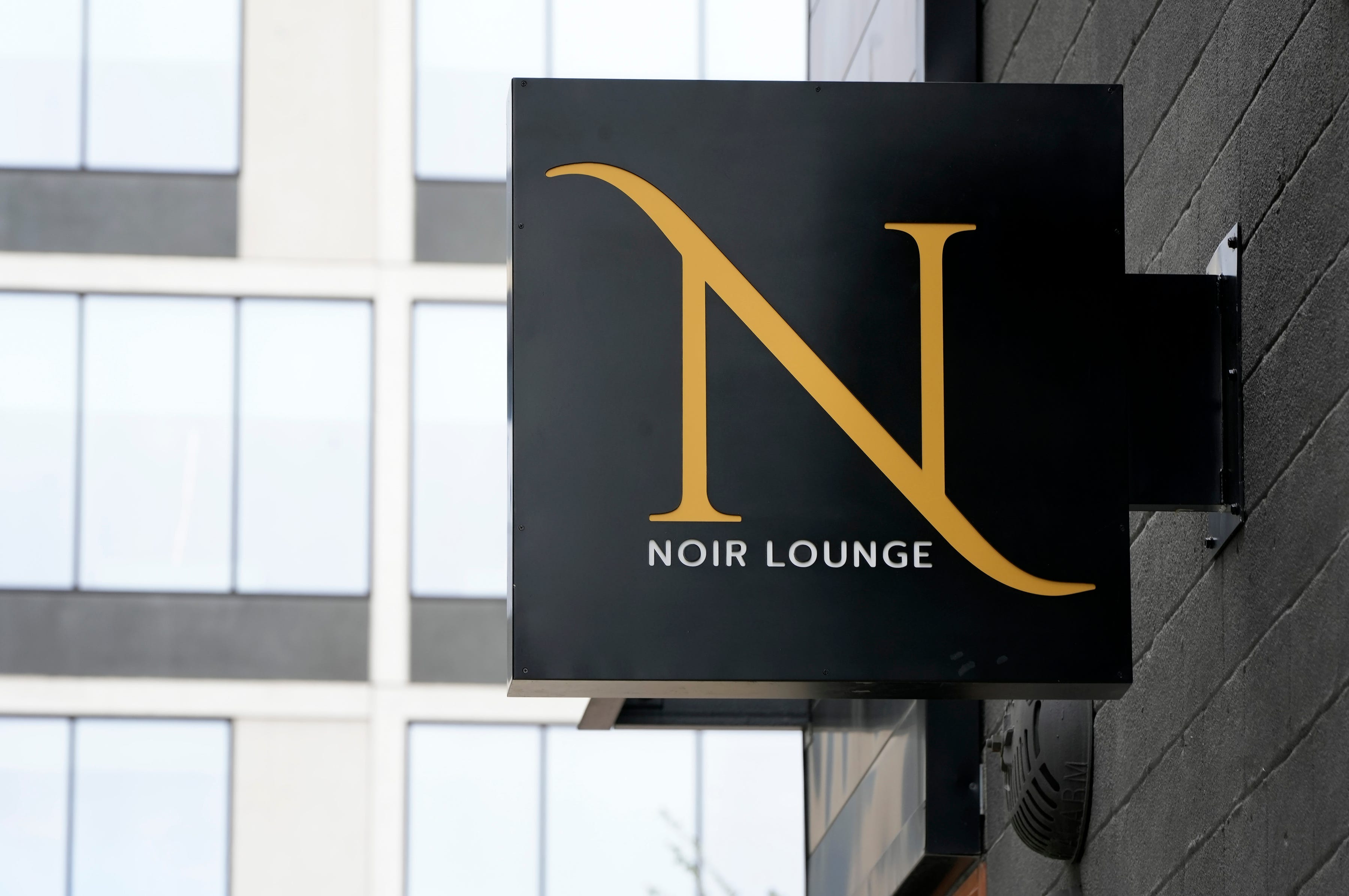 New lounge Noir Columbus now open for happy hour, Instagram moments