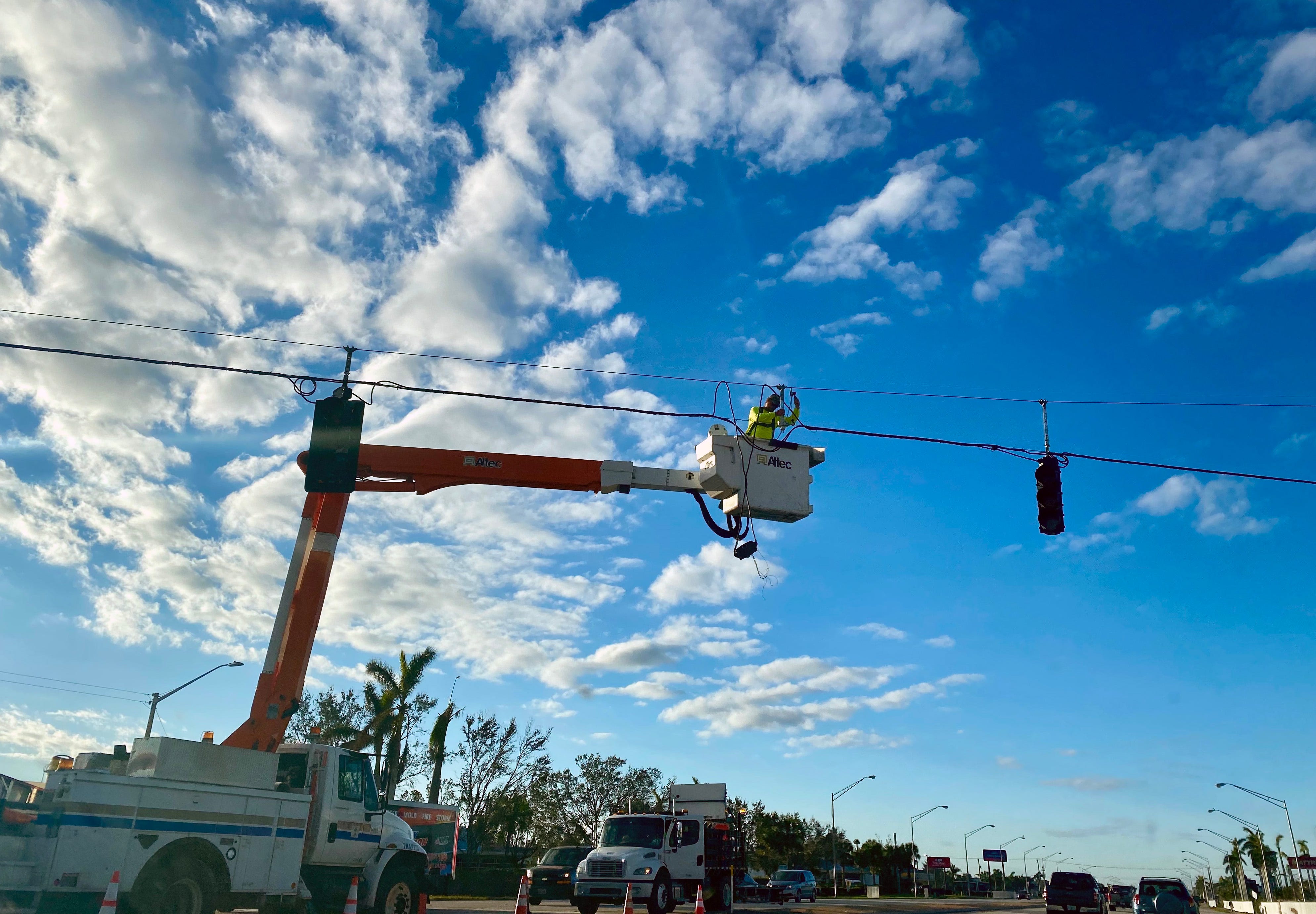 Most Lee County traffic lights back after Hurricane Ian, Sheriff's ...