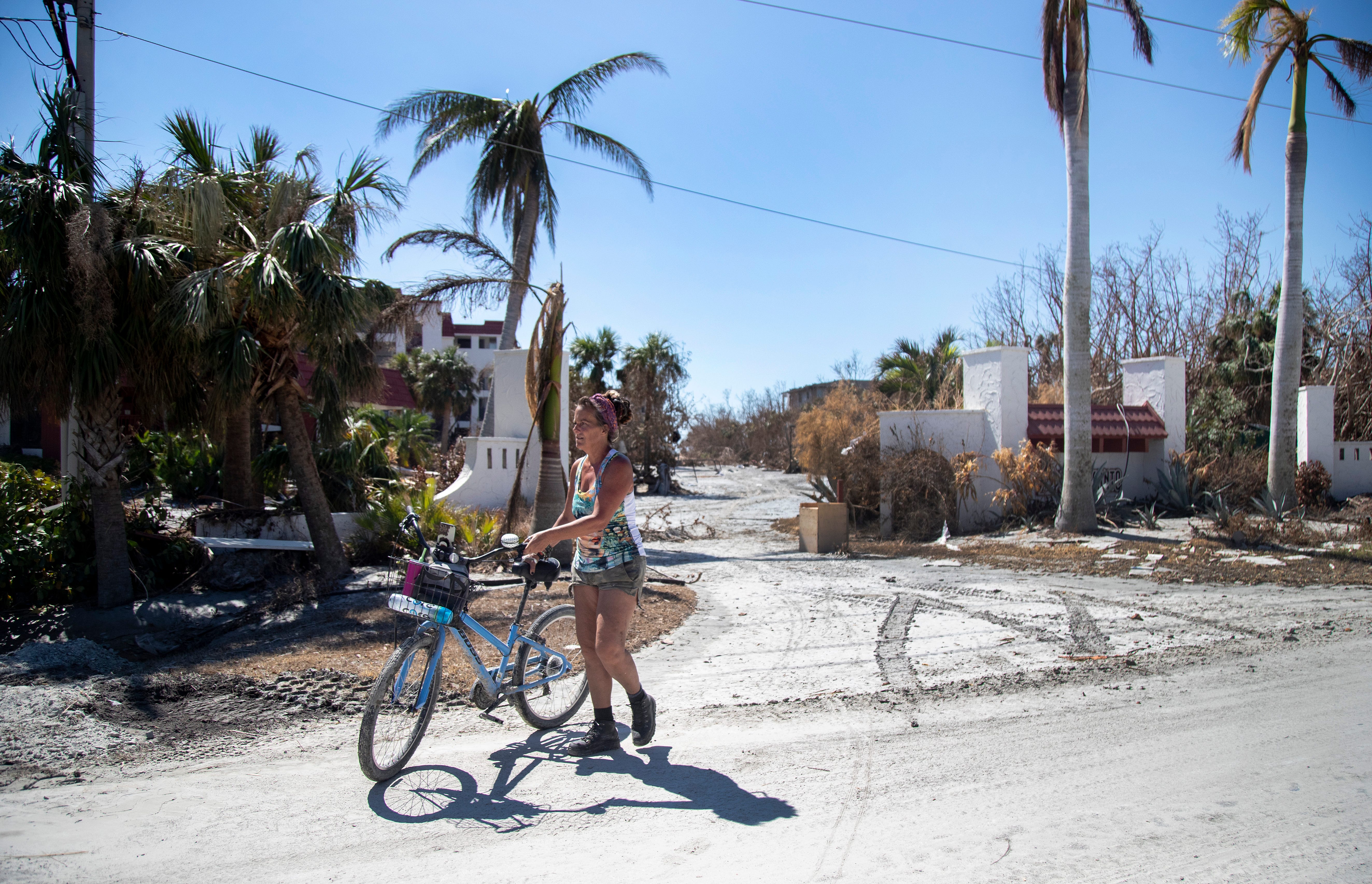 Hurricane Ian: Sanibel Island residents return to survey the damage