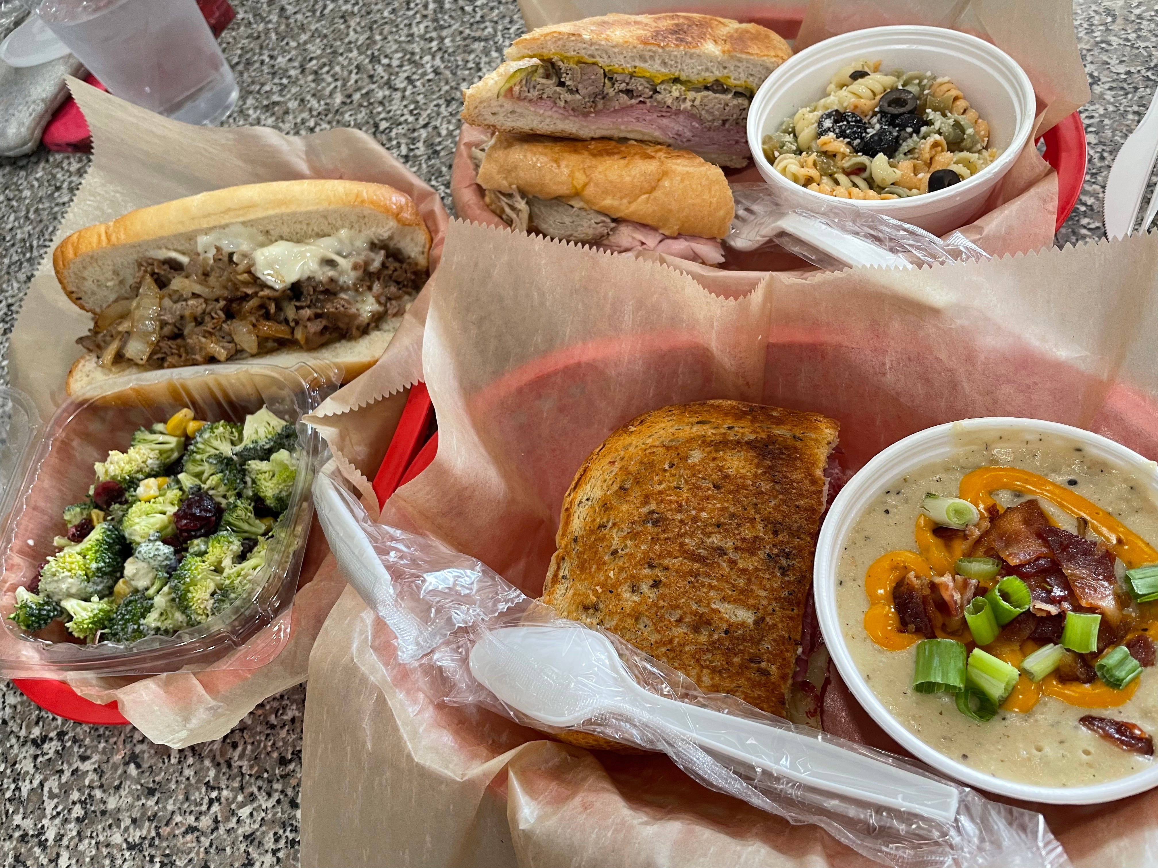 Knoxville restaurant review: High-quality sandwiches at Kelly’s Kitchen