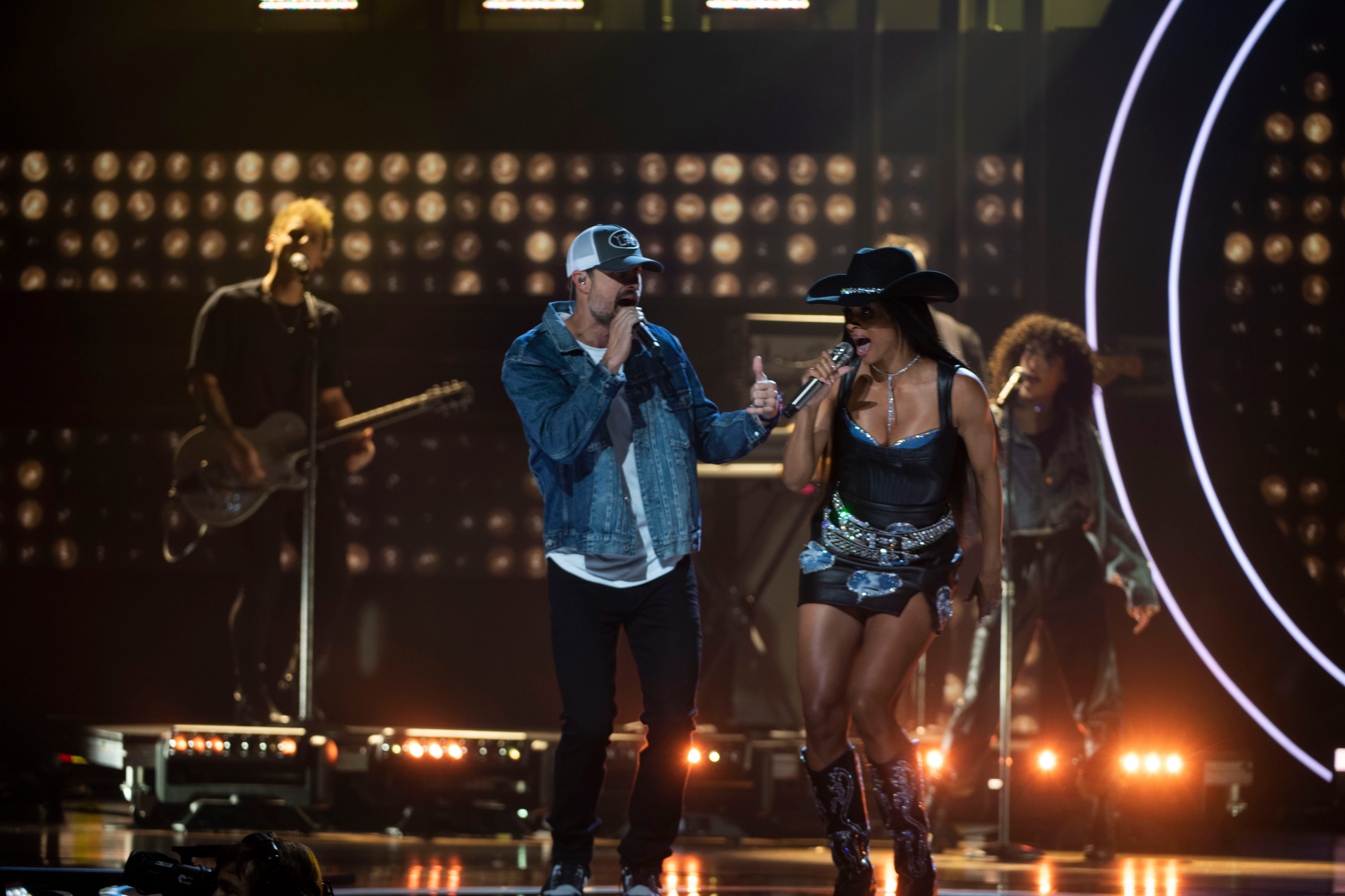 CMT celebrates Alan Jackson at 2022 Artists of the Year ceremony