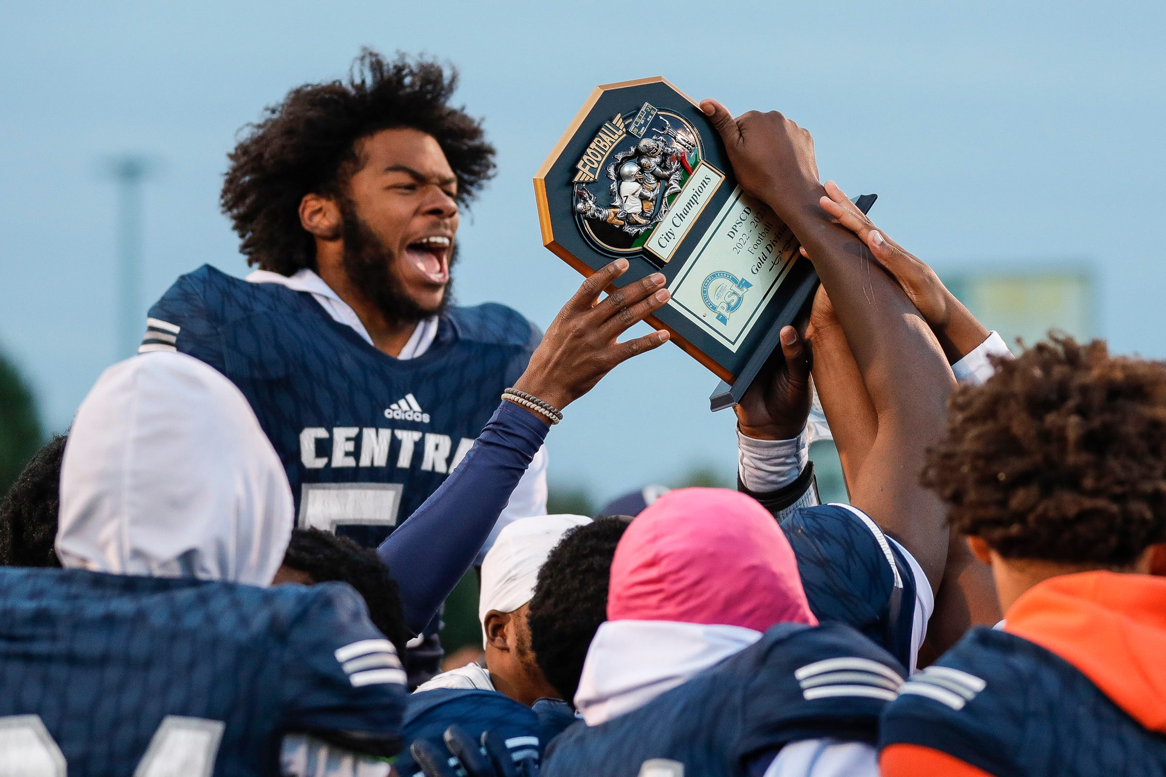 Michigan prep football: Central tops Southeastern for PSL D-2 title