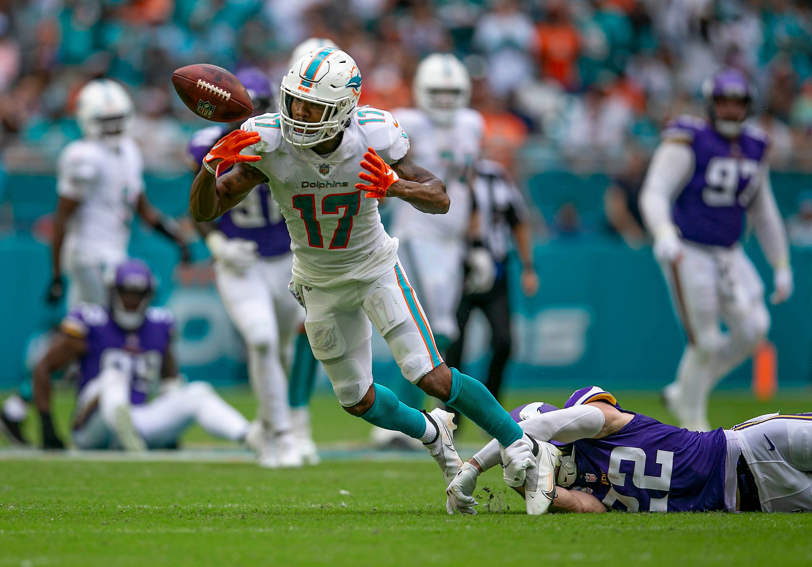 Miami Dolphins' Jaylen Waddle fumbles late to spoil big day vs Vikings