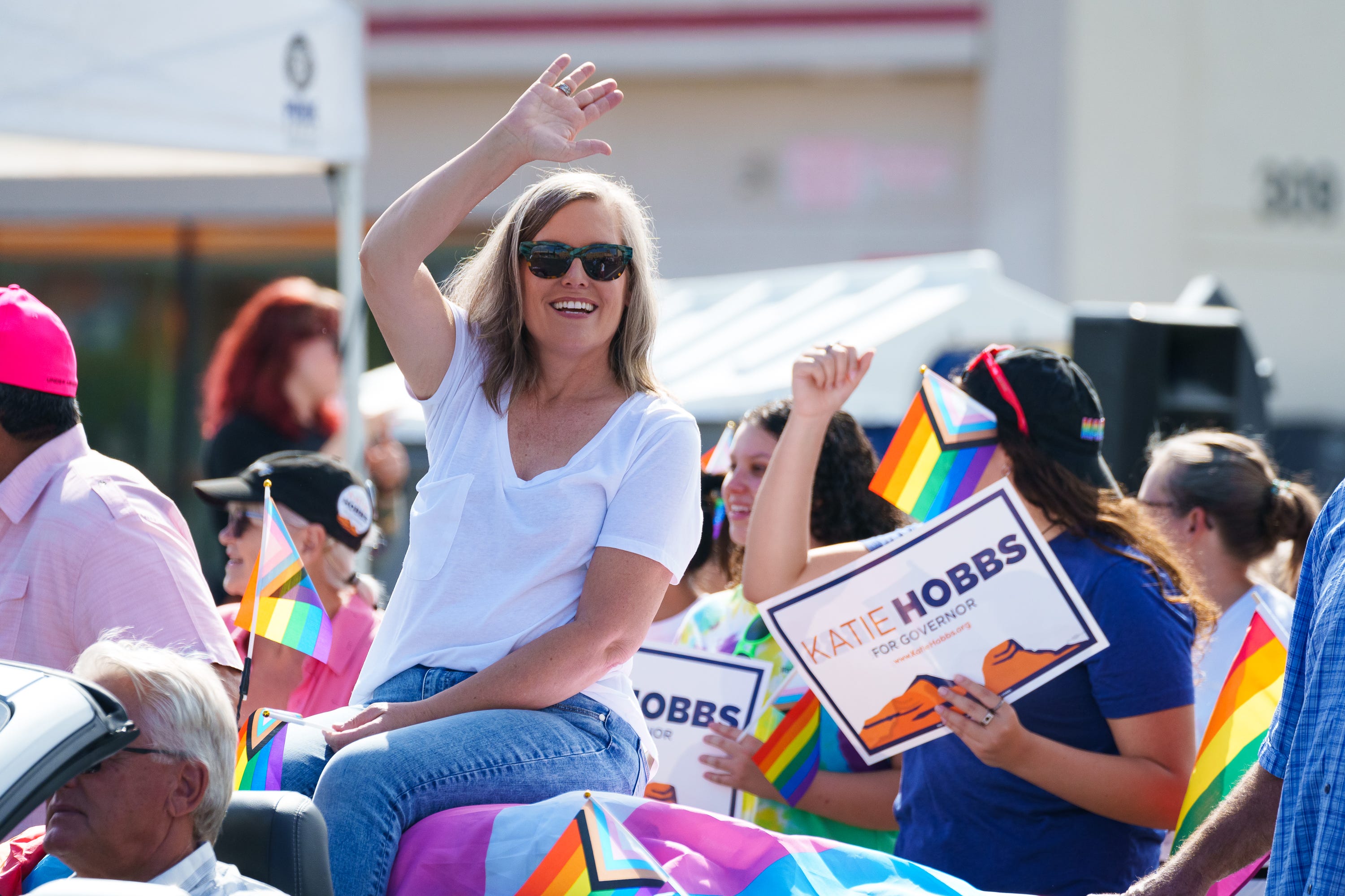 What Katie Hobbs, Kari Lake plan to do to help Arizona's economy