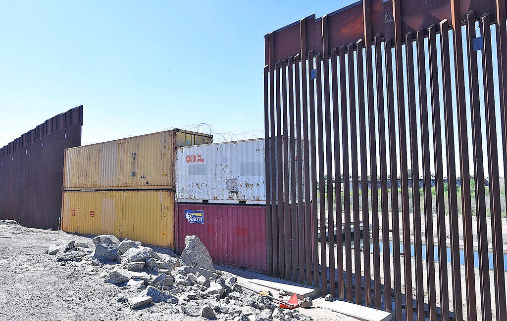 US government tells Arizona to remove border containers