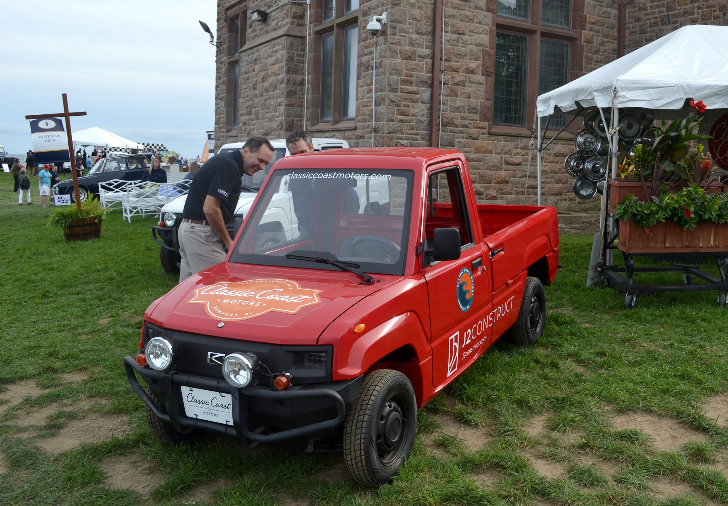 Classic Coast Motors, Newport RI looks to sell slow EVs: Moke, Pickman